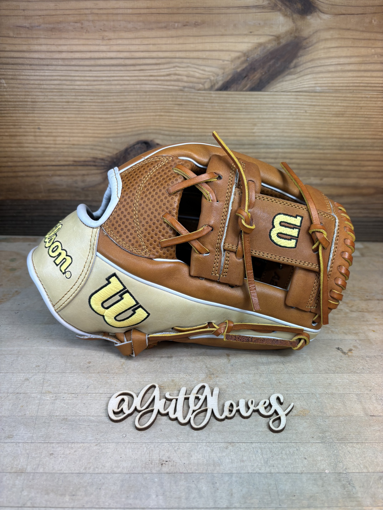 Wilson A2000 11.75” 1787 With Spin Control | SidelineSwap