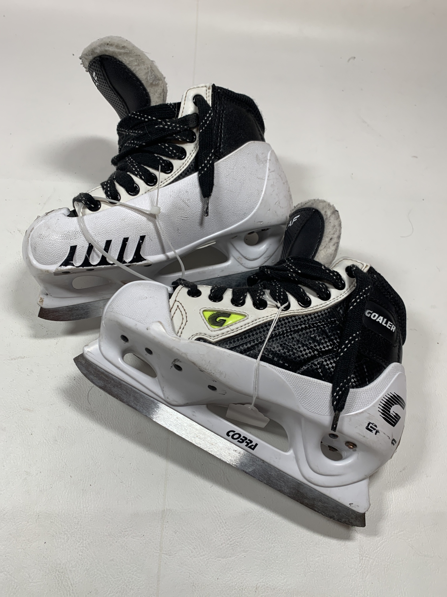 Graf Goaler Pro Size 4 D Ice Goalie Skates | SidelineSwap