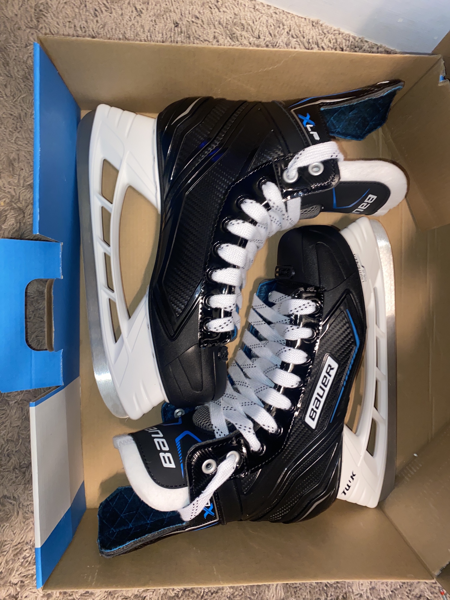 NEW. Senior Bauer Regular Width 8 XLP Hockey Skates | SidelineSwap