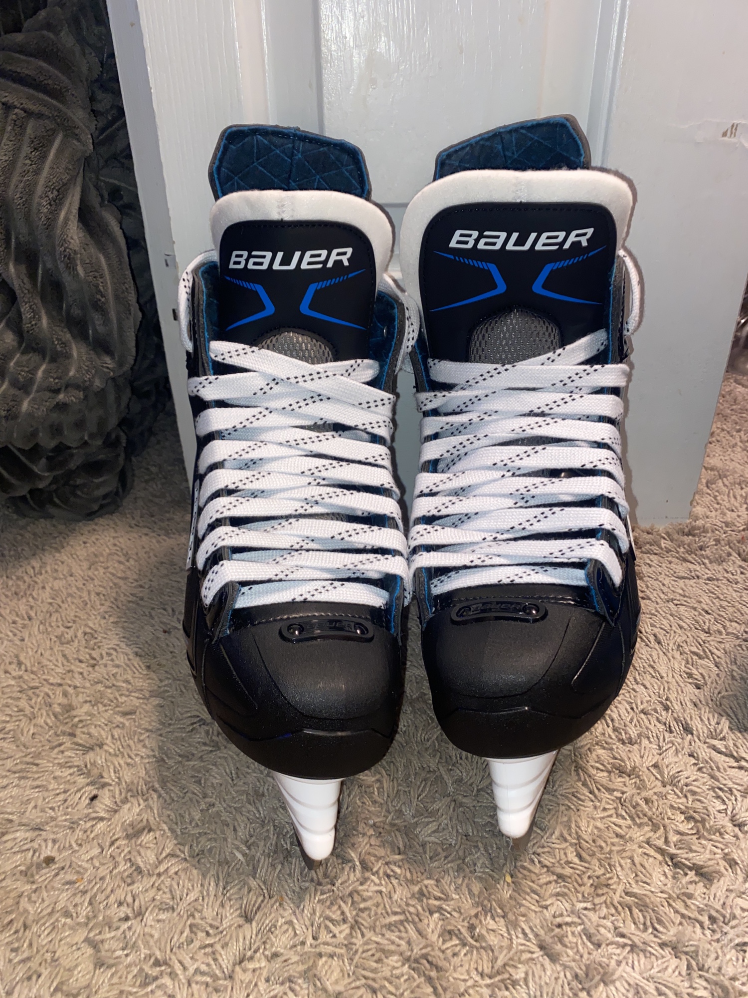 NEW. Senior Bauer Regular Width 8 XLP Hockey Skates | SidelineSwap