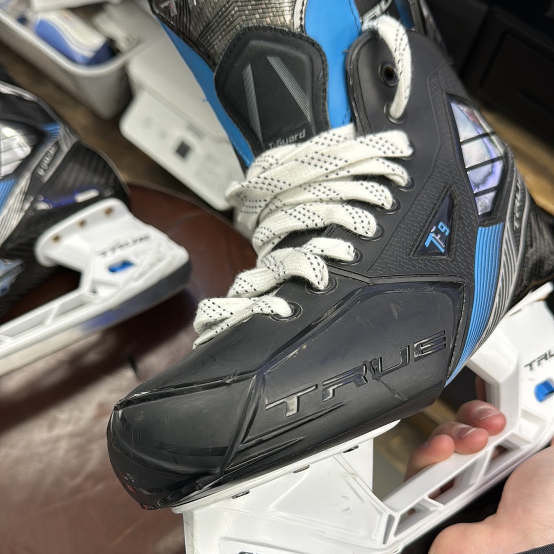 Senior Used True TF9 Hockey Skates Regular Width 6 | SidelineSwap