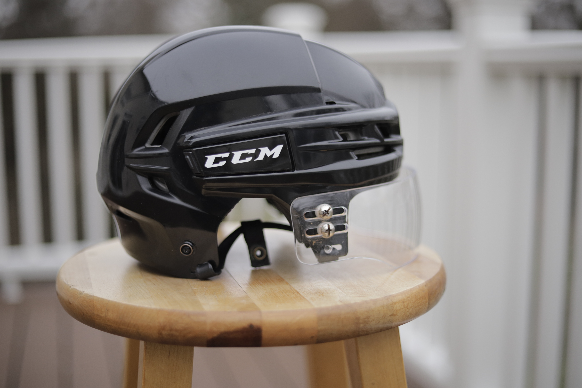 Senior Large CCM Tacks 910 Helmet with Visor | SidelineSwap