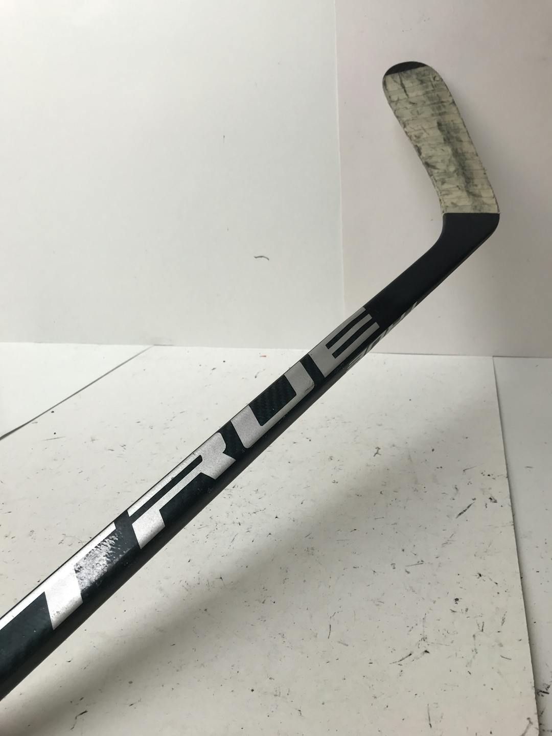 Used True Ax5 75 Flex Pattern W03 Senior One Piece Sticks | SidelineSwap
