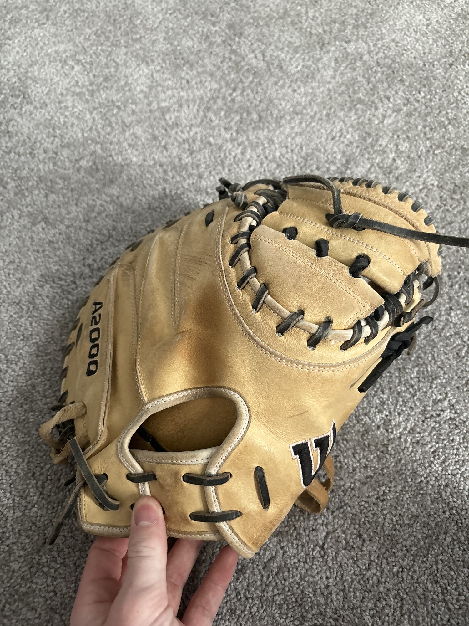 2021 Catcher's 33" A2000 CM33 Baseball Glove | SidelineSwap