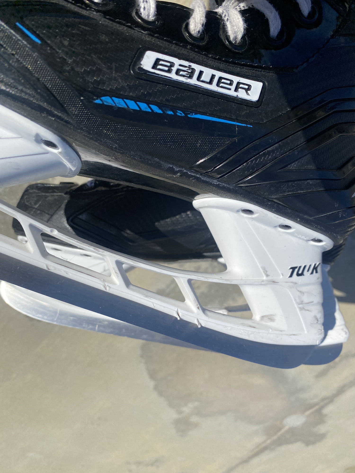 Senior Bauer 9 XLP Hockey Skates | SidelineSwap