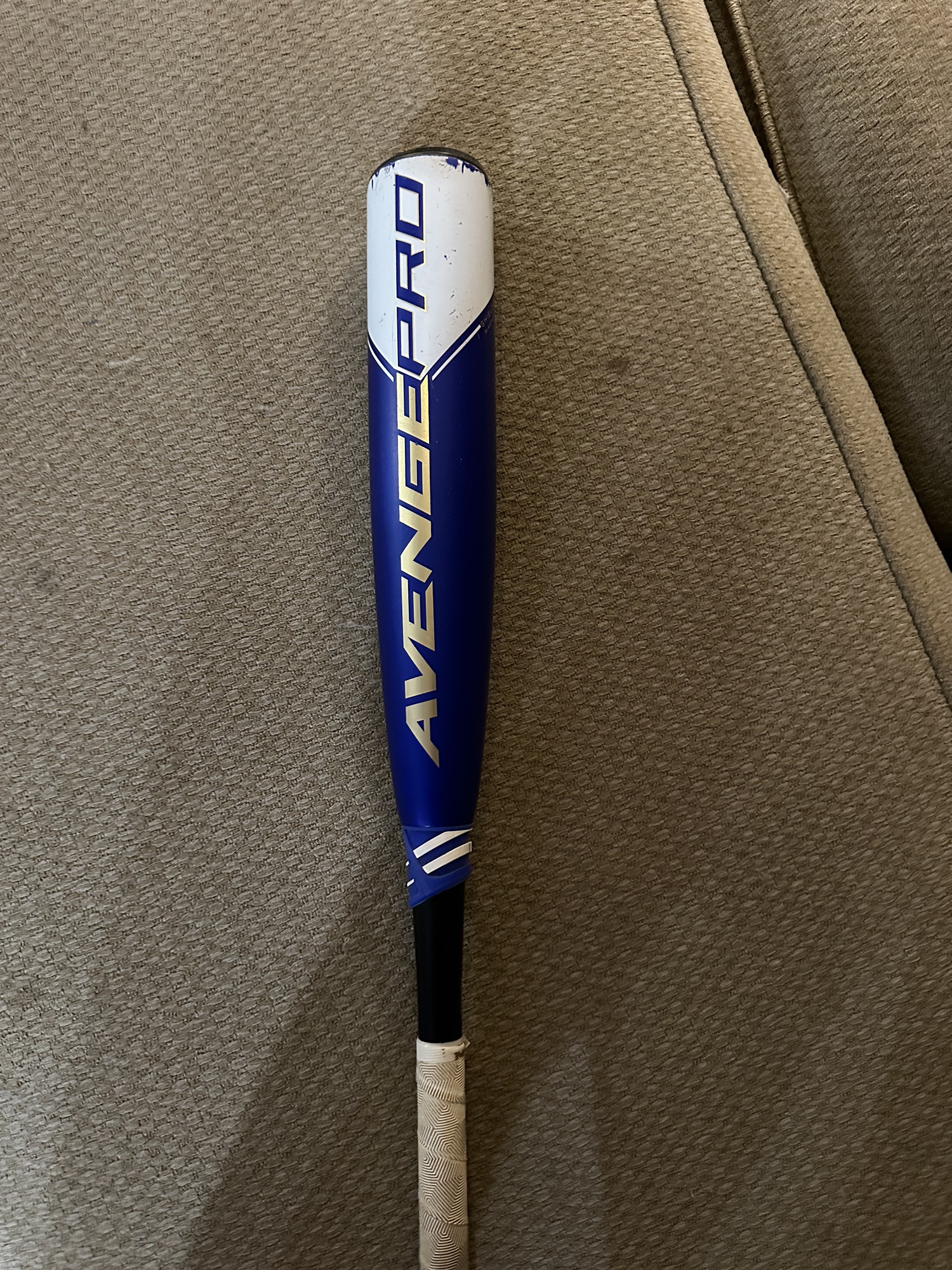 2023 Composite (-10) 19 oz 29" Avenge Pro Bat | SidelineSwap