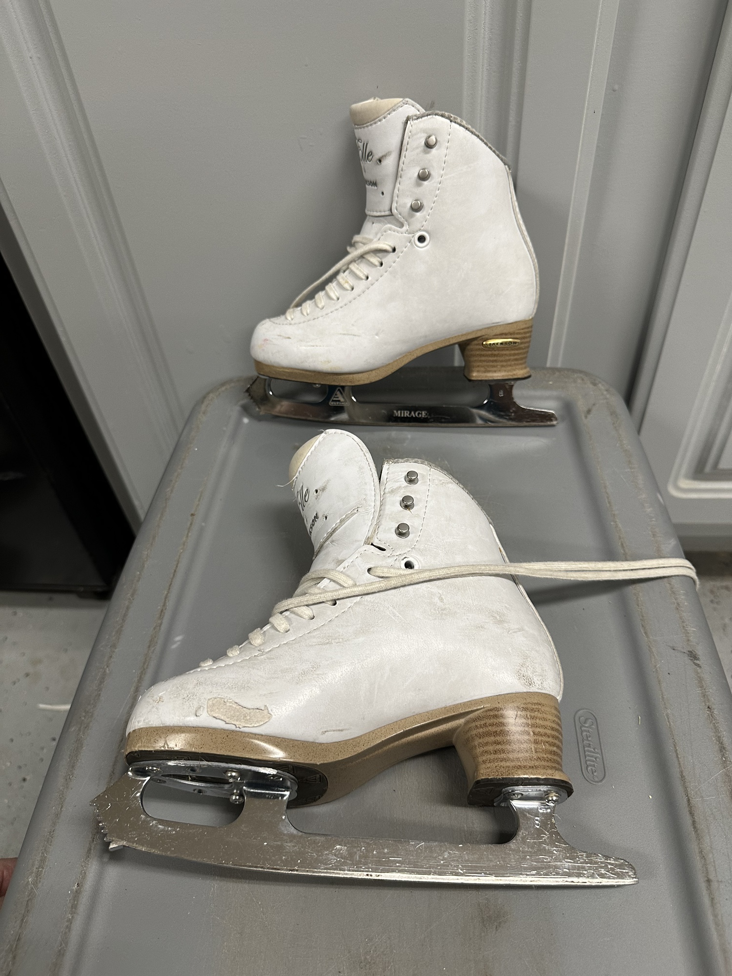 Used Jackson Ultima Adult 4 Freestyle Figure Skates | SidelineSwap