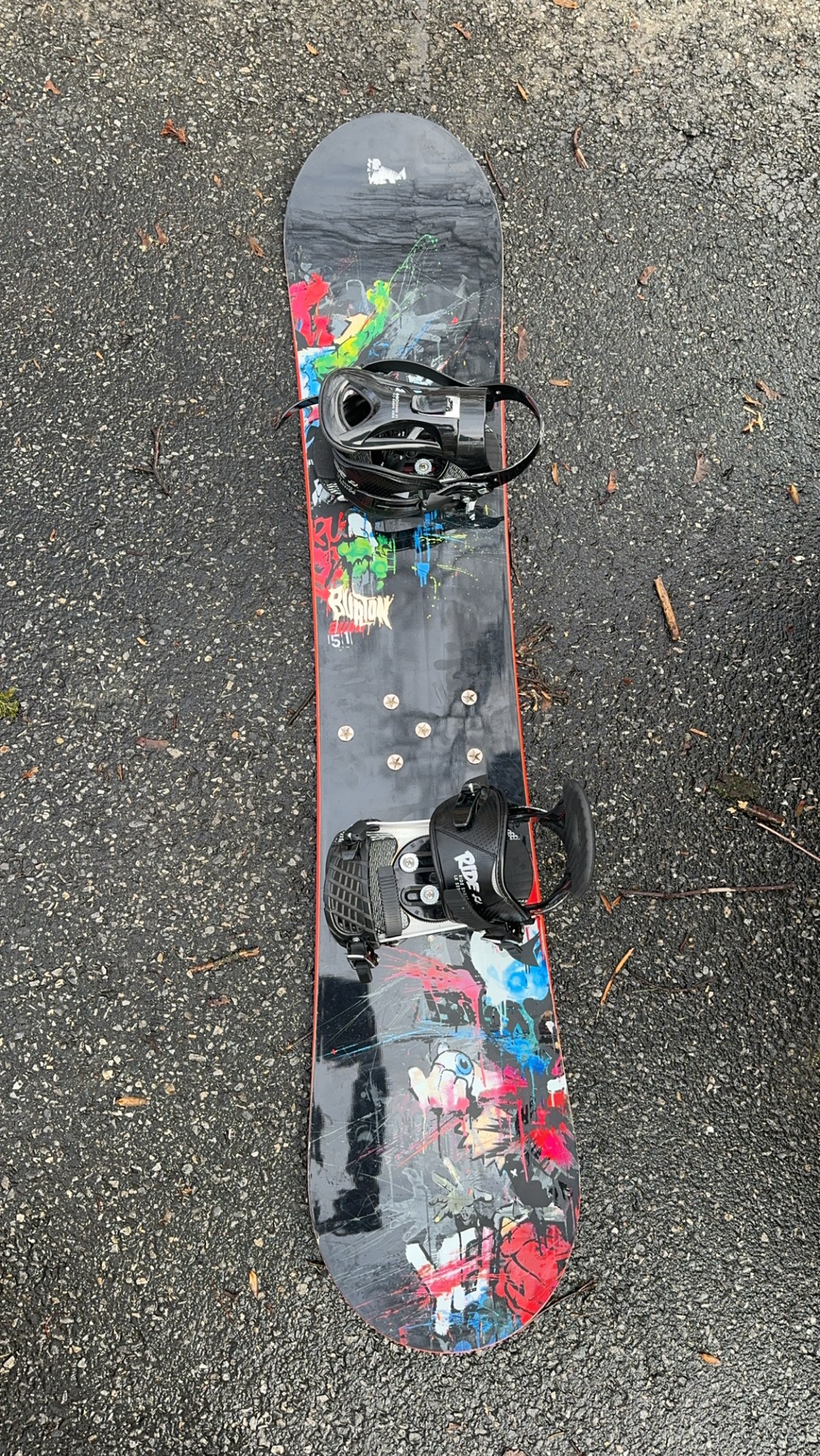 152 cm Burton snowboard with rider bindings | SidelineSwap