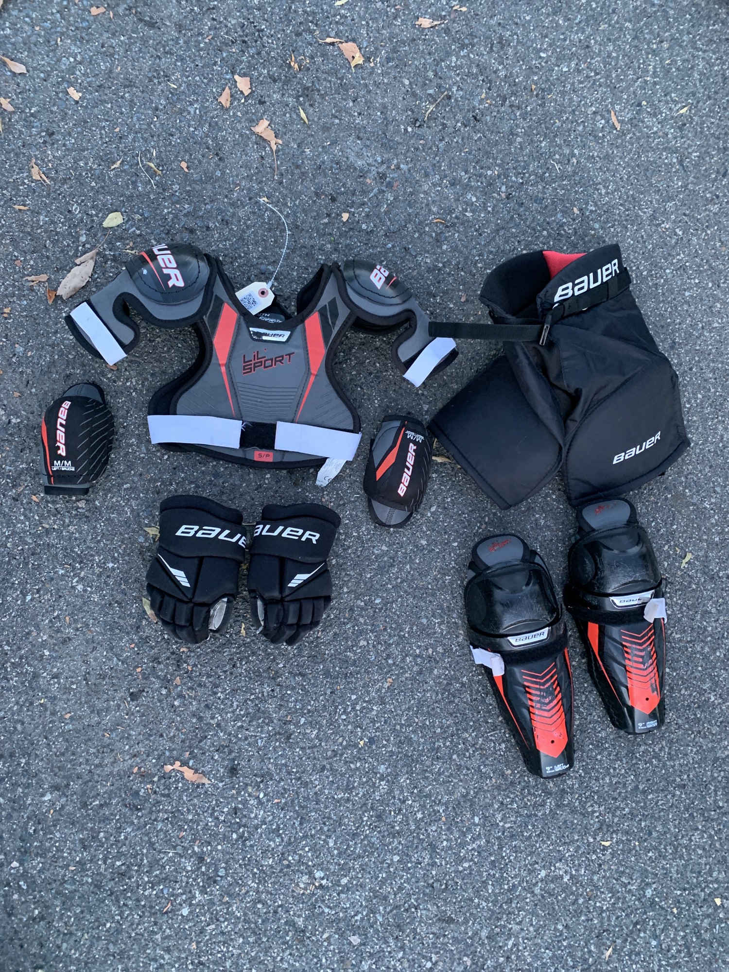 Used Bauer Lil rookie Starter Kit | SidelineSwap