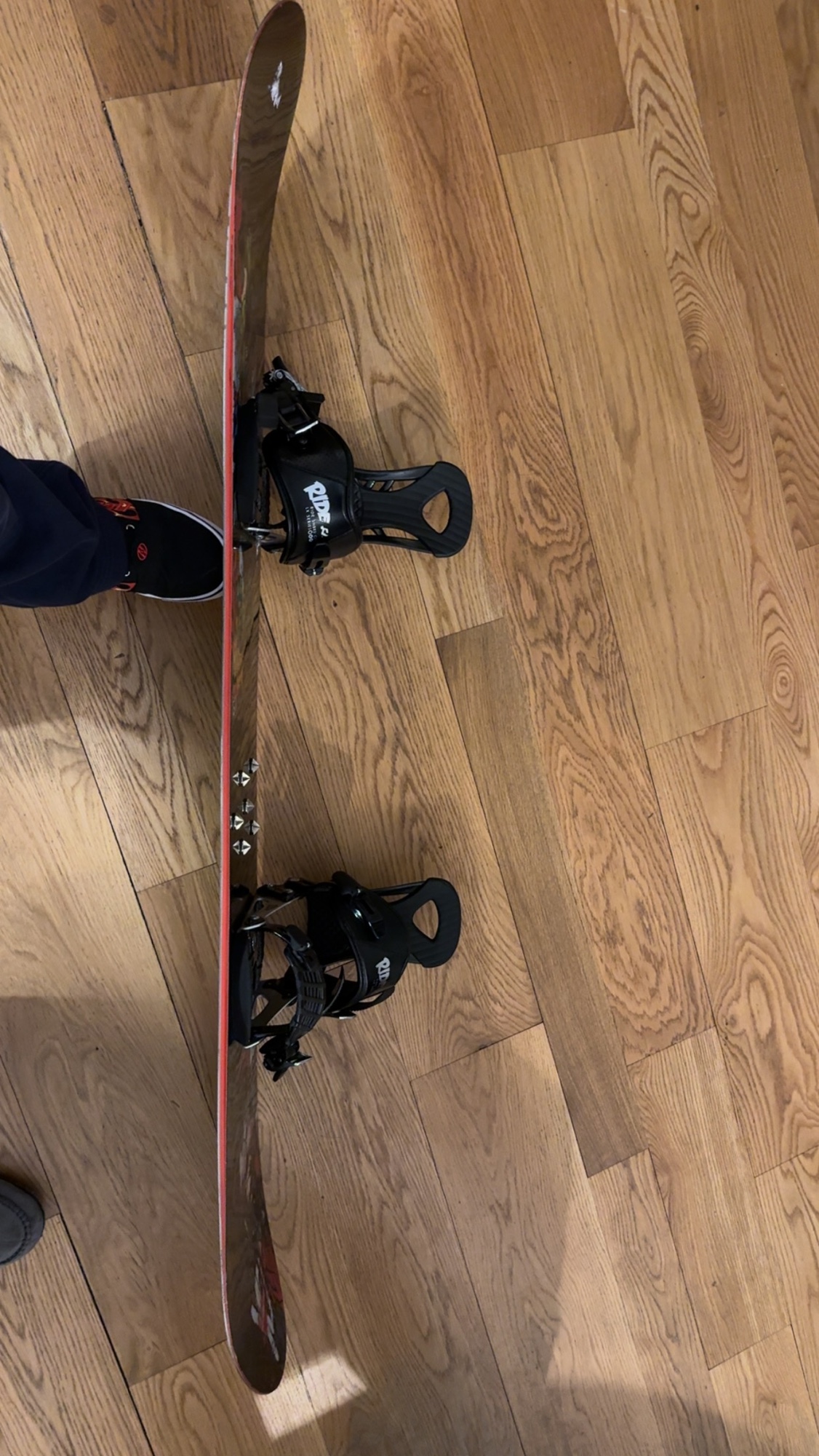 152 cm Burton snowboard with rider bindings | SidelineSwap