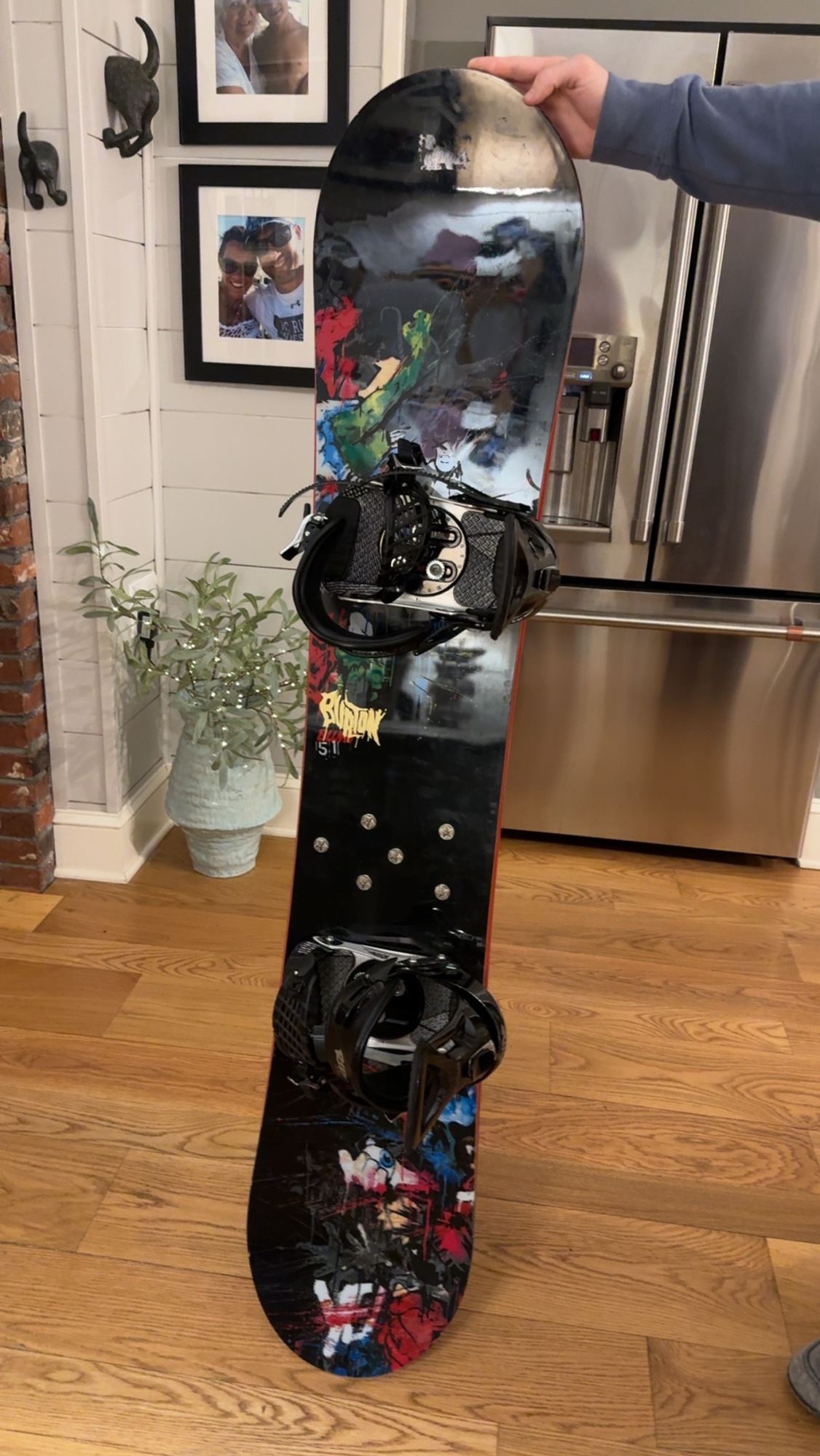 152 cm Burton snowboard with rider bindings | SidelineSwap