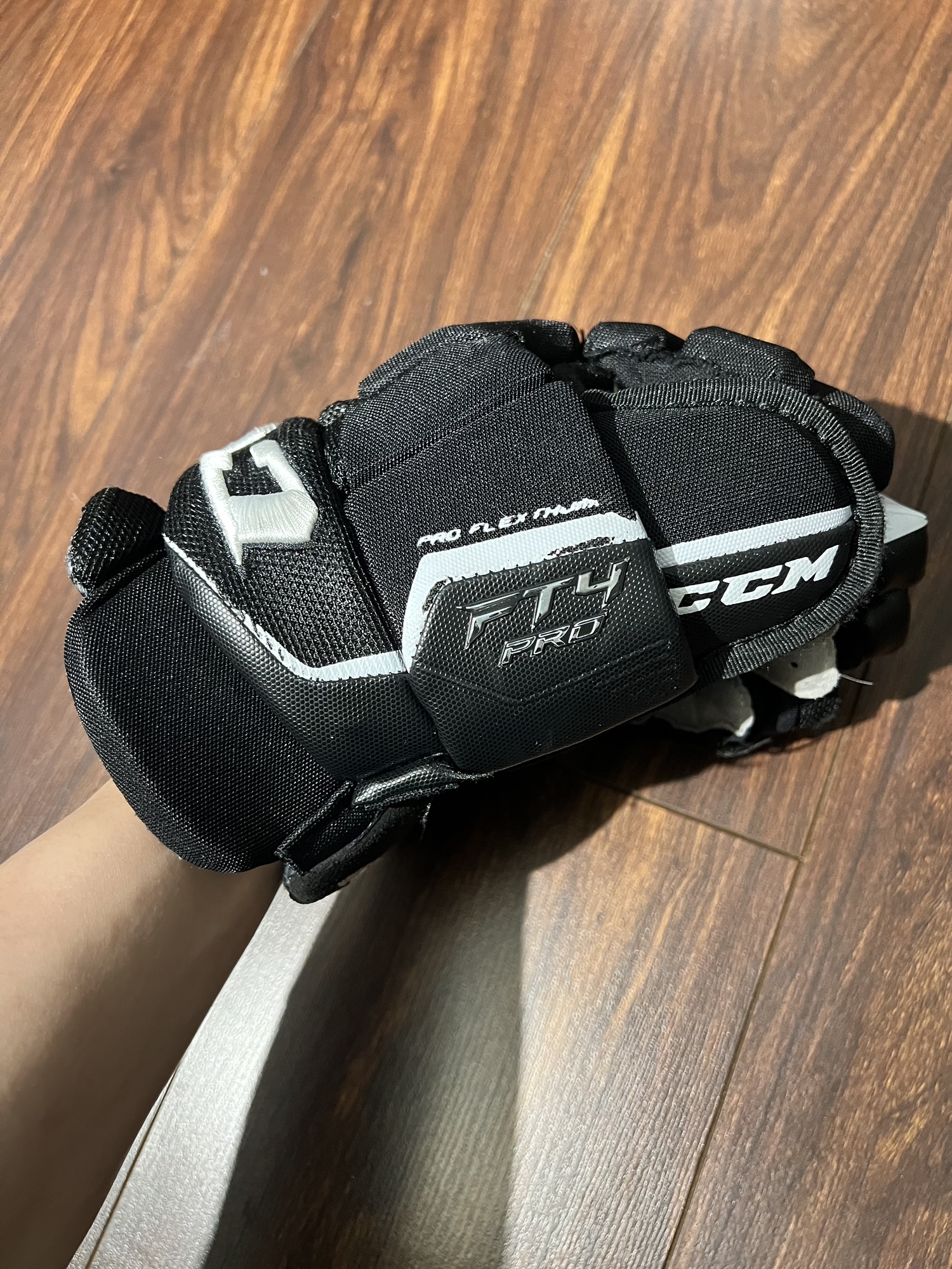 CCM 12" Jetspeed FT4 Pro Gloves | SidelineSwap