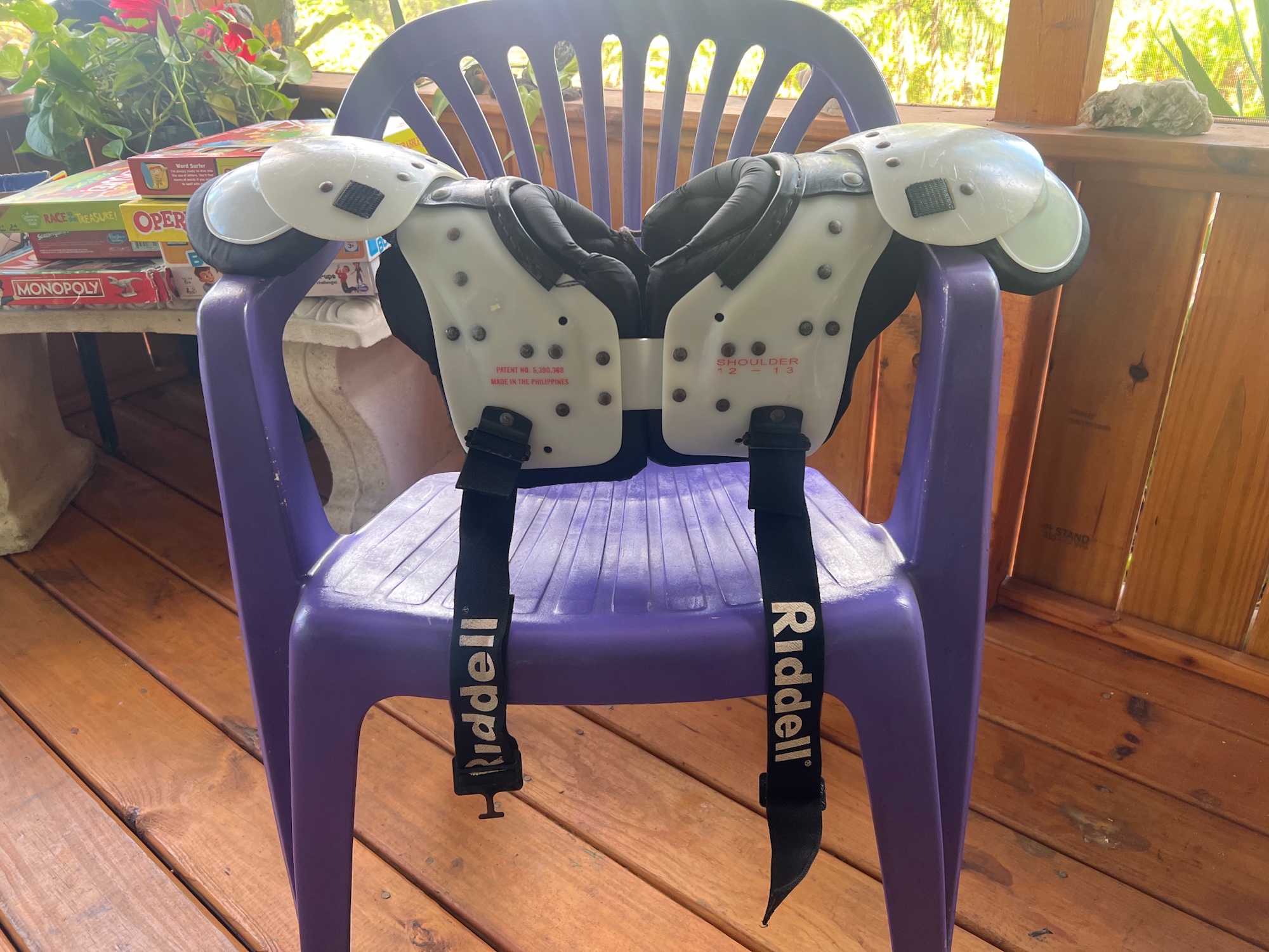 Riddle warrior 2 shoulder pads | SidelineSwap