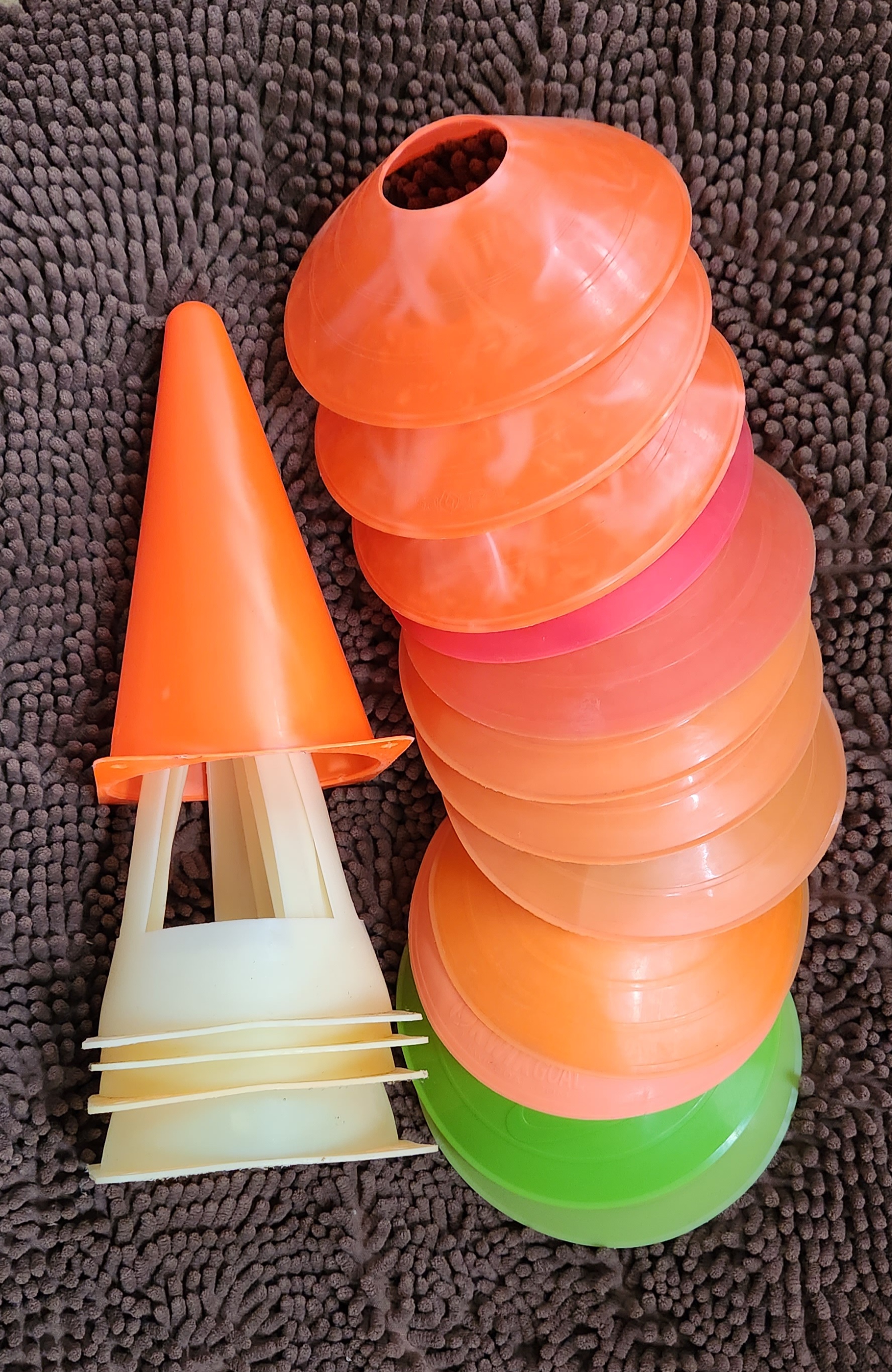 Training Cones, 5 Tall Cones And 12 Disc Cones | SidelineSwap