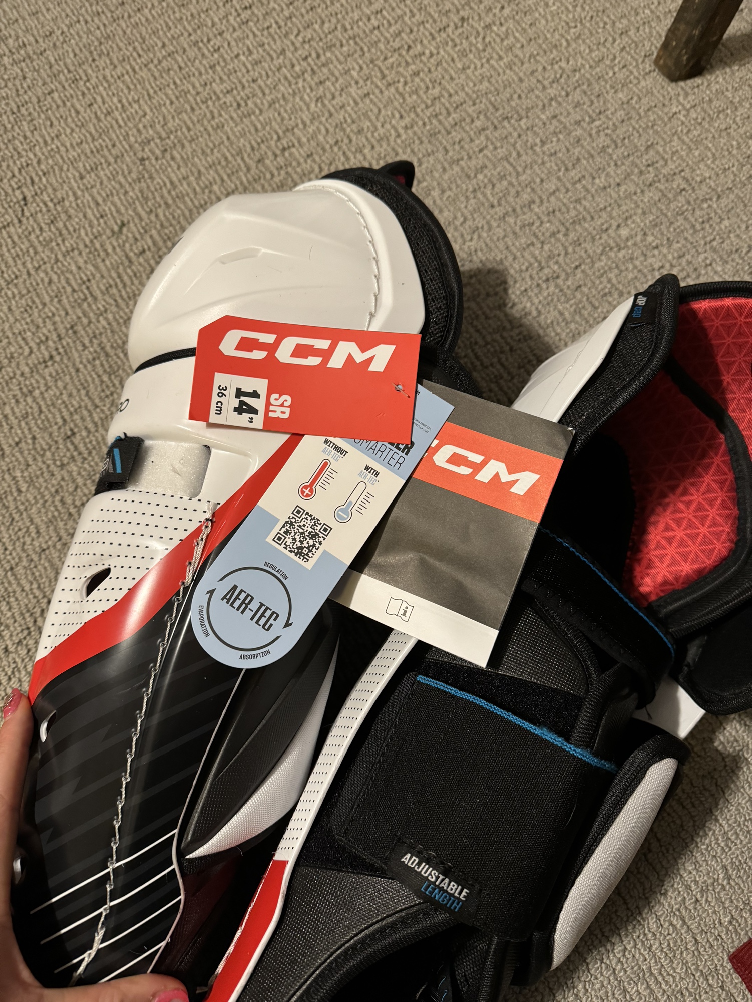 Jetspeed FT6 Pro Shin Guards Senior | SidelineSwap