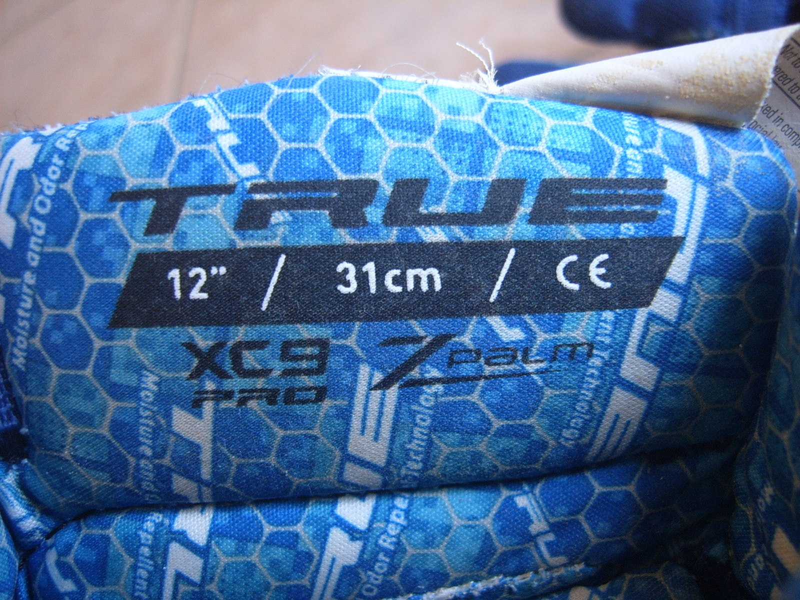 Good Condition True XC9 Hockey Gloves sz 12" Toronto Maple Leafs Color ...