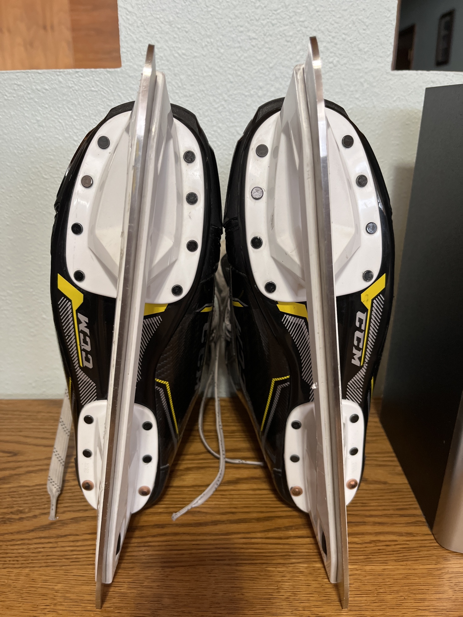 Used CCM Regular Width 9 Super Tacks 9370 Hockey Goalie Skates ...
