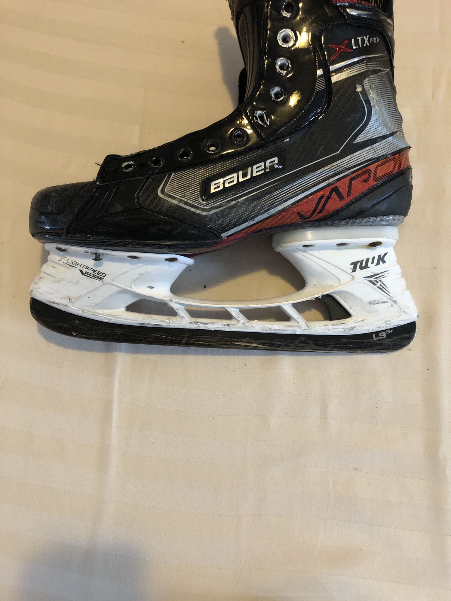 Used Senior Bauer Vapor XLTX Pro+ Hockey Skates (Regular) - Size: 10.5 ...