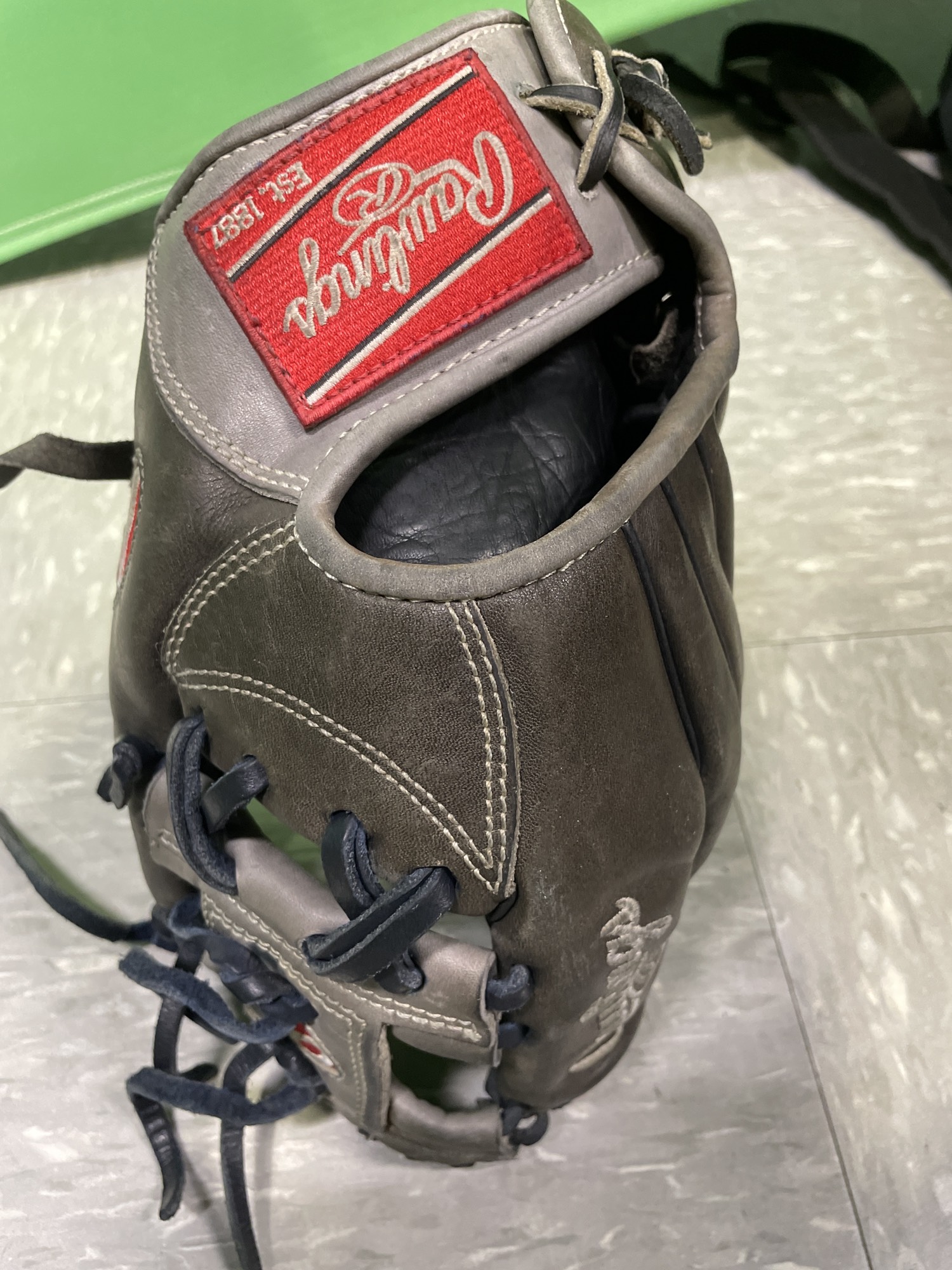 Used Rawlings Heart of the Hide Right Hand Throw Infield Baseball Glove 11.25" | SidelineSwap