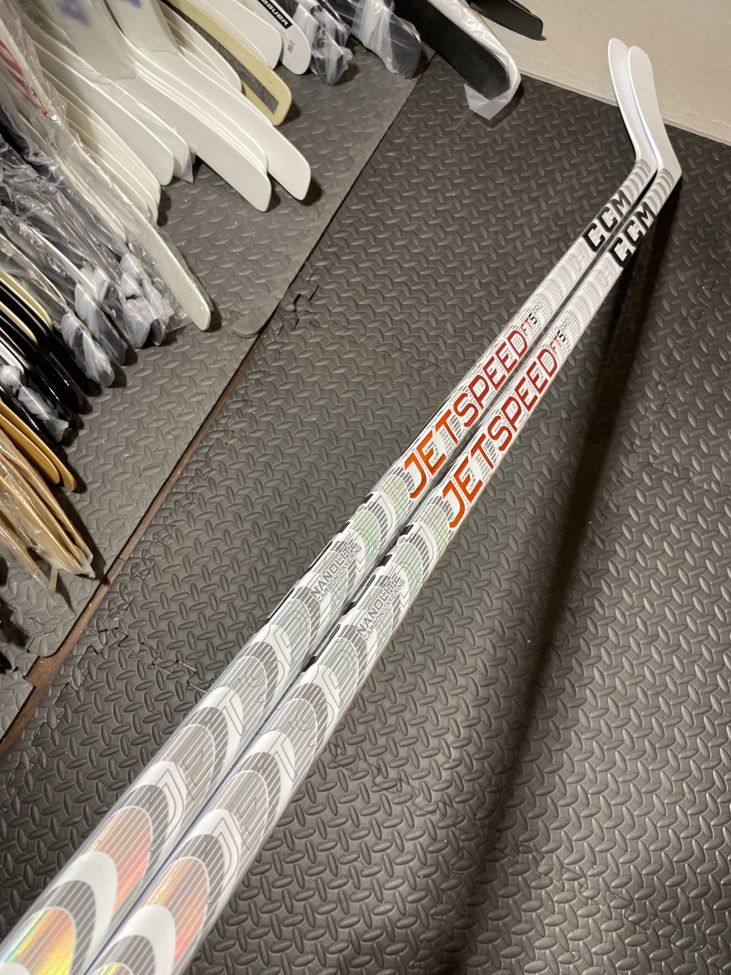 1x New LH Ccm JetSpeed FT5 Pro North Edition P88 80 Flex | SidelineSwap