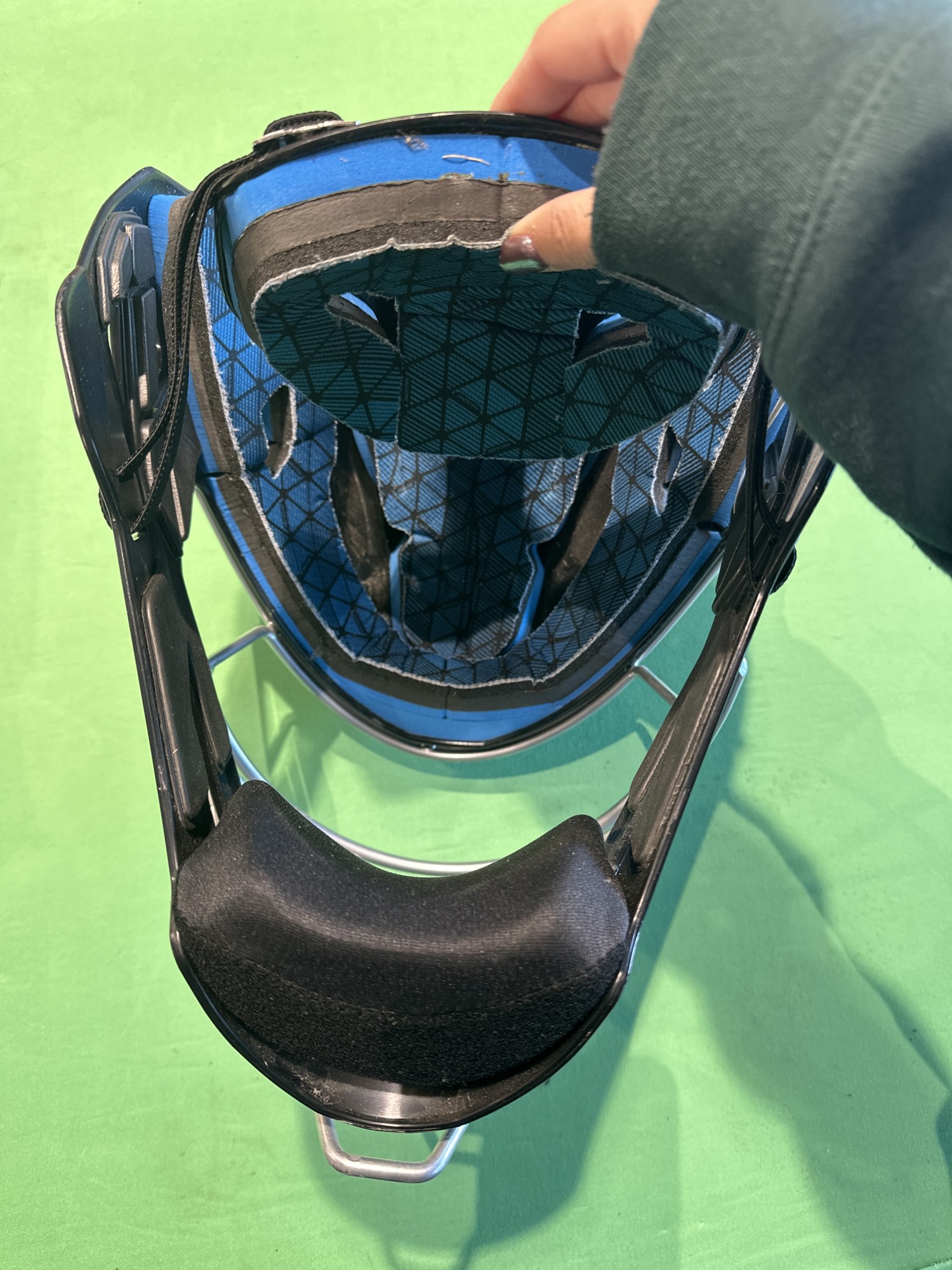 Used Senior Easton Gametime Catcher's Mask (Size Large) | SidelineSwap