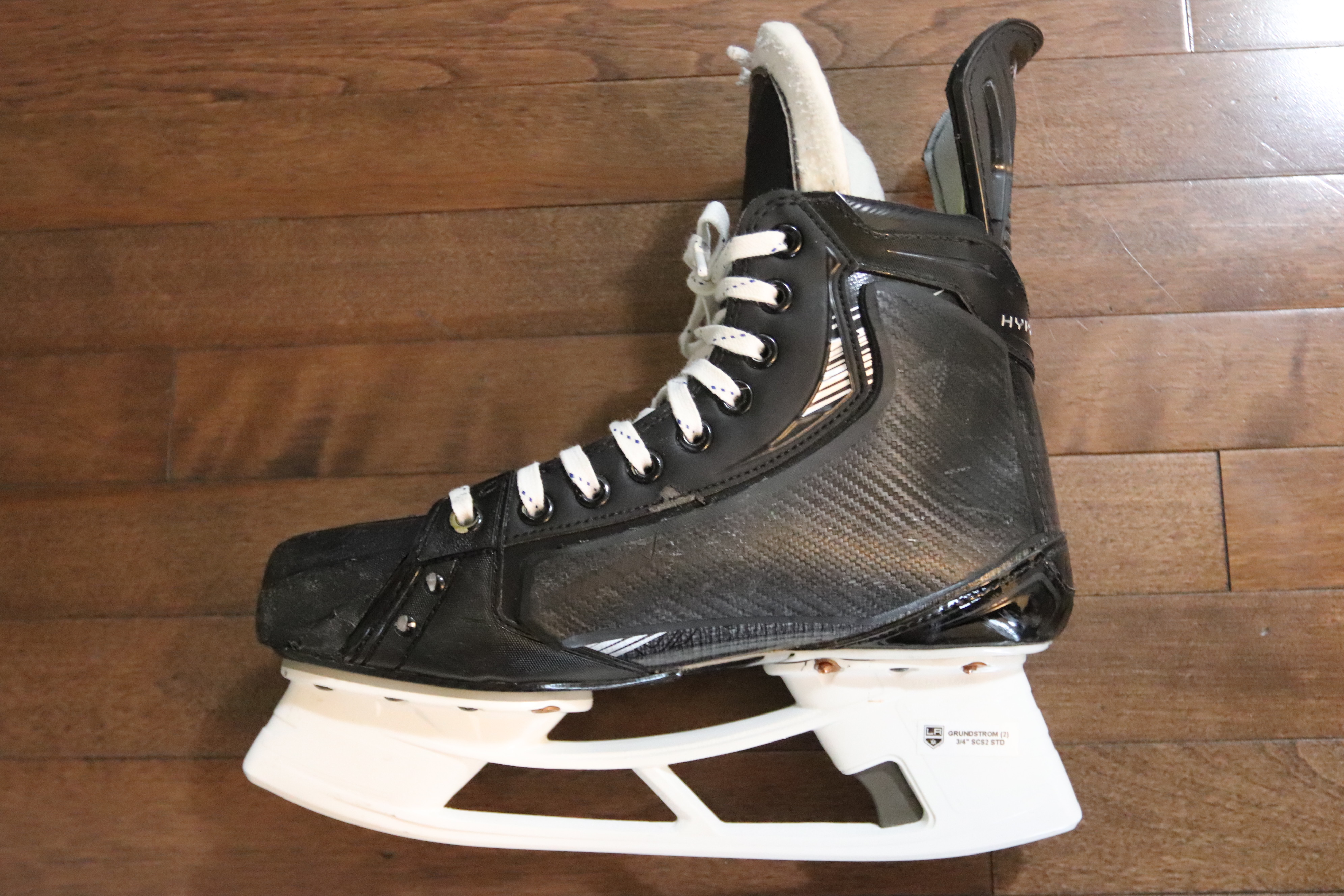 Bauer Vapor Hyperlite 2 Hockey Skates - Senior Size 8EEA - Pro Stock ...