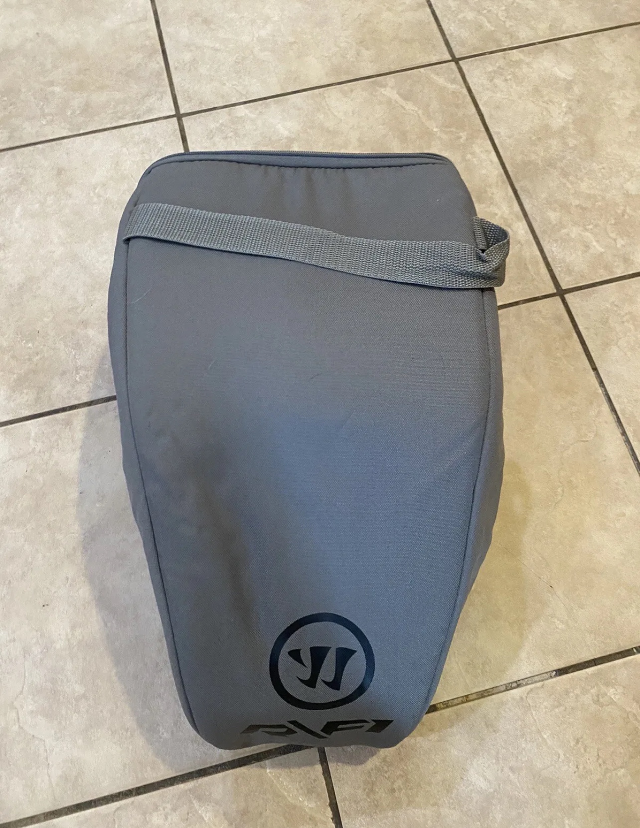 Warrior R/F1 Senior Hockey Helmet with Neck Guard and Travel Bag ...