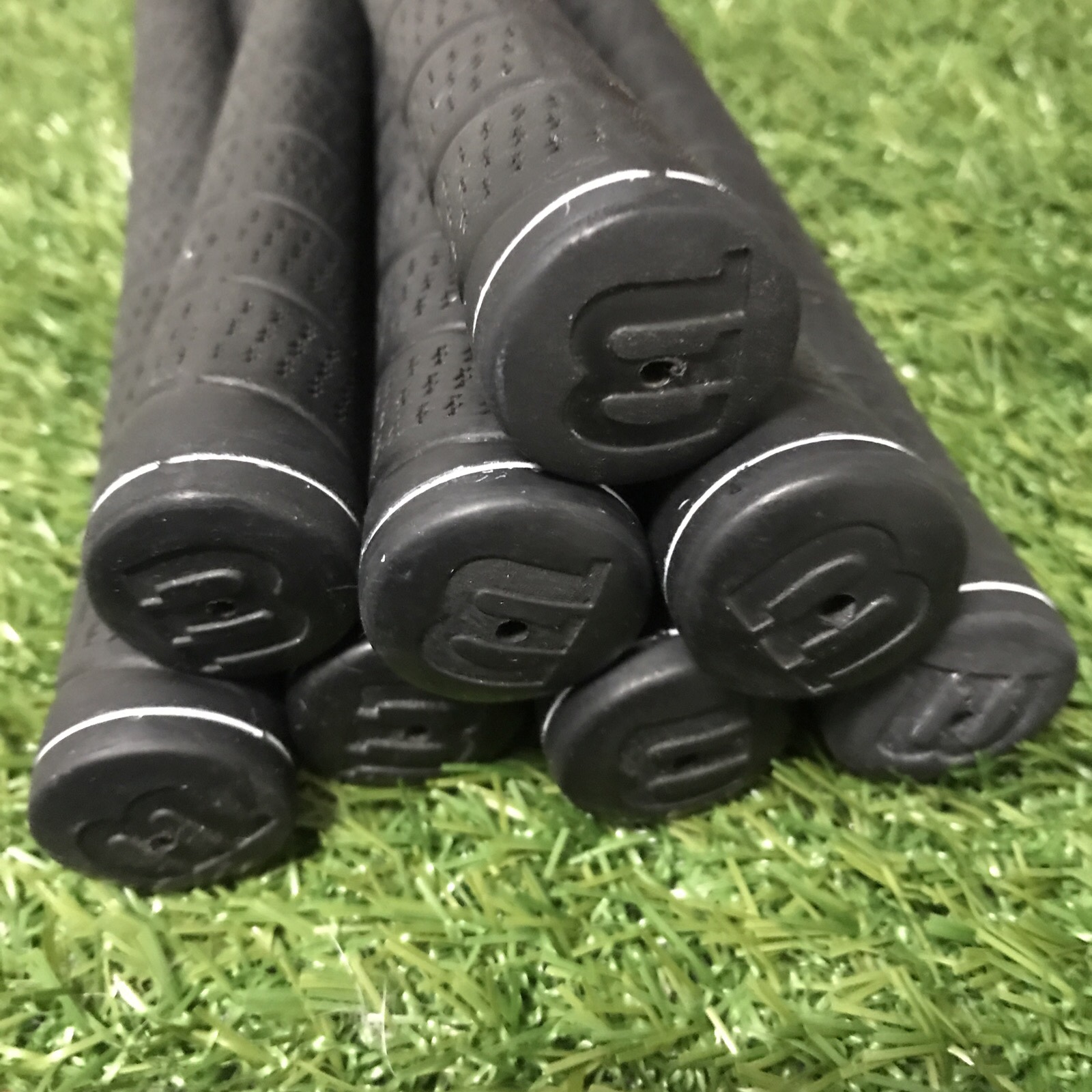 Set of 8 Wilson Golf Grips .58 Round Standard Size - Black | SidelineSwap