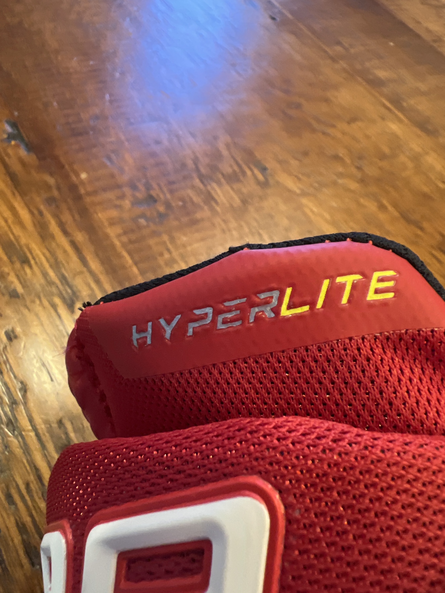 Bauer 12" Vapor Hyperlite Gloves | SidelineSwap