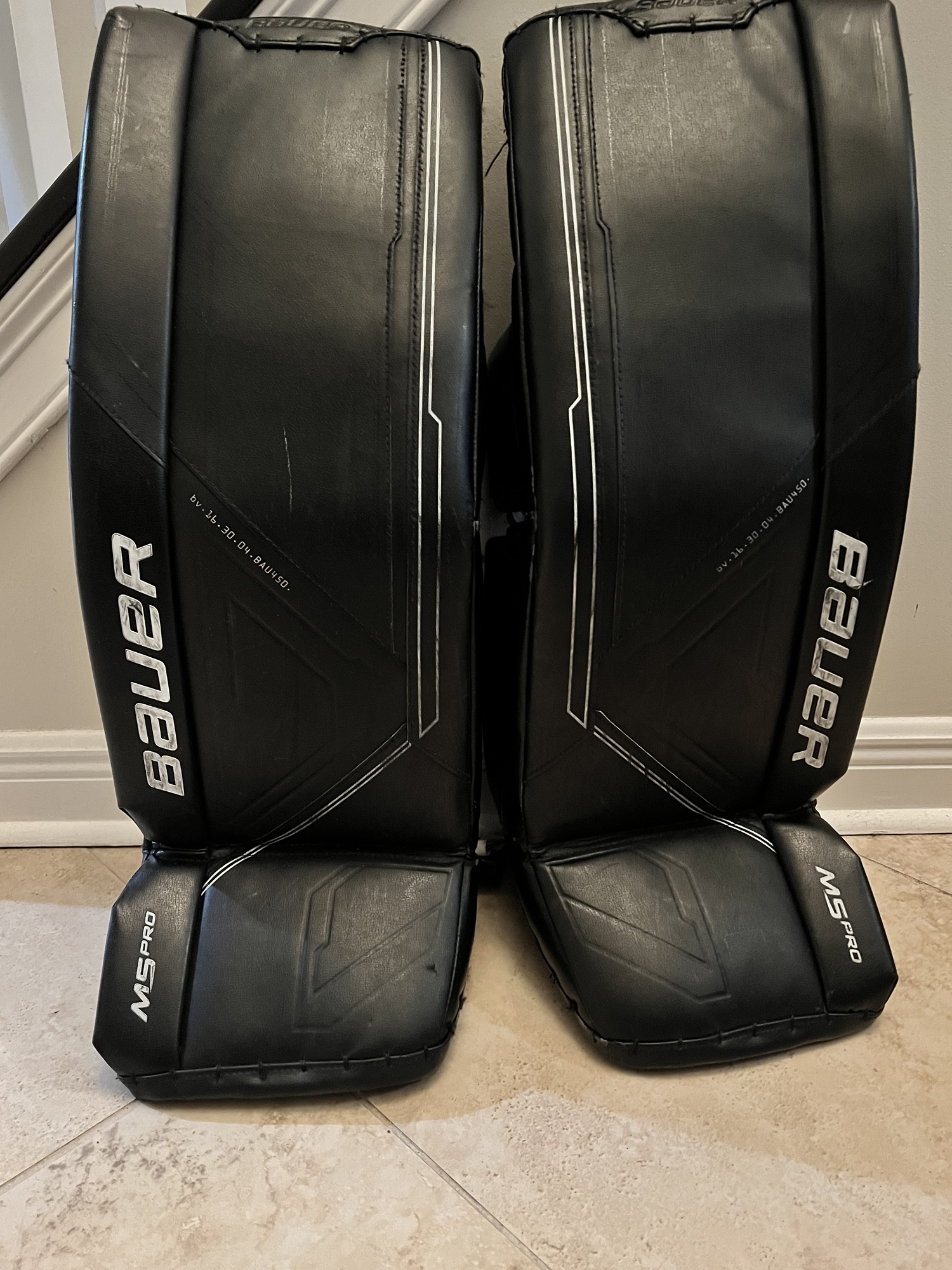 Bauer M5 Pro Goalie Leg Pads - intermediate | SidelineSwap