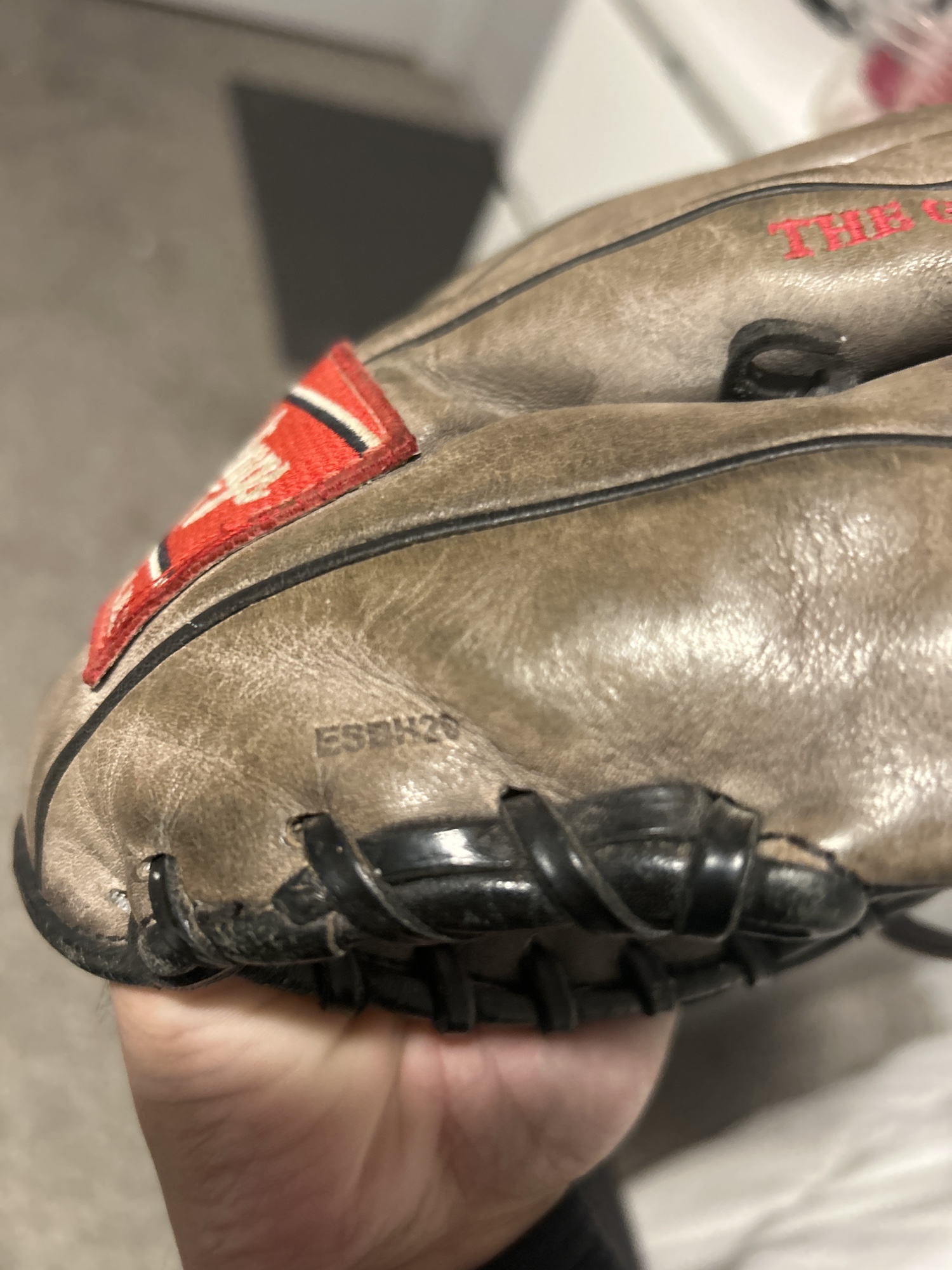 Left handed Rawlings Heart of the Hide 12 3/4 inch trapeze | SidelineSwap