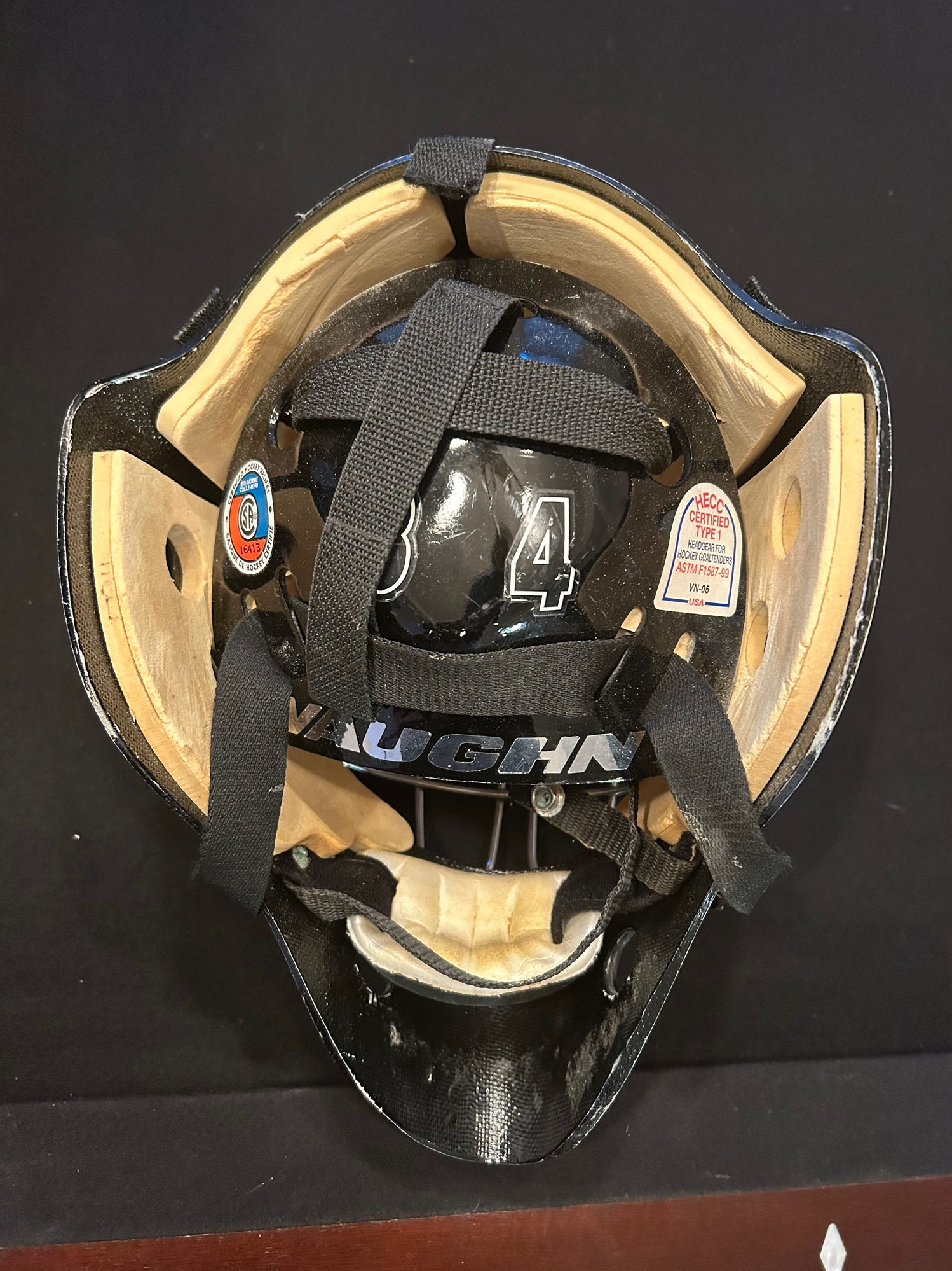 Vaughn VM5500 Pro Hockey Goalie Mask | SidelineSwap