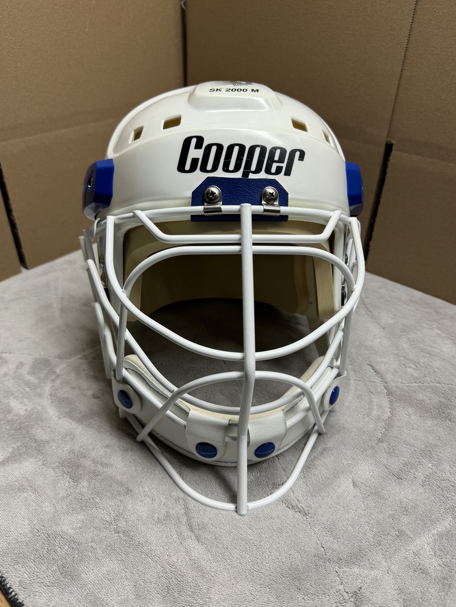VINTAGE LARGR BLUE / WHITE COOPER SK2000 HOCKEY GOALIE HELMET ...