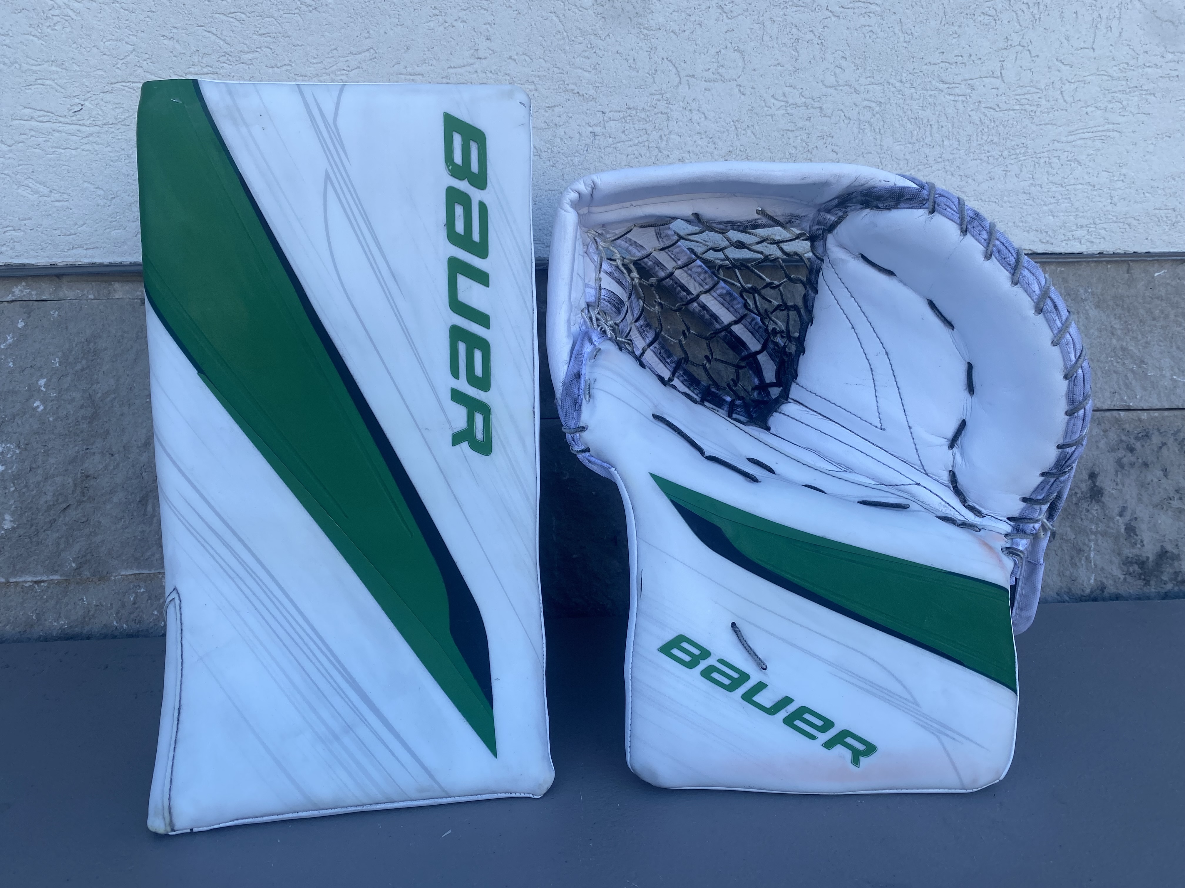 Bauer Hyper2Lite Pro Stock Goalie Glove Set Murray STARS 7223 ...