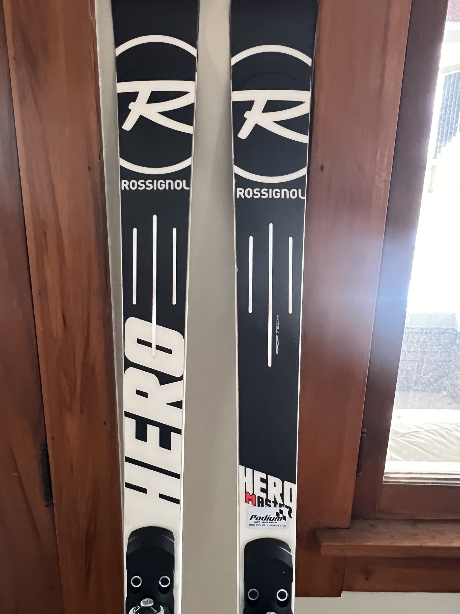 Unisex Rossignol Master Hero Racing With Bindings Max Din 12 Hero ...