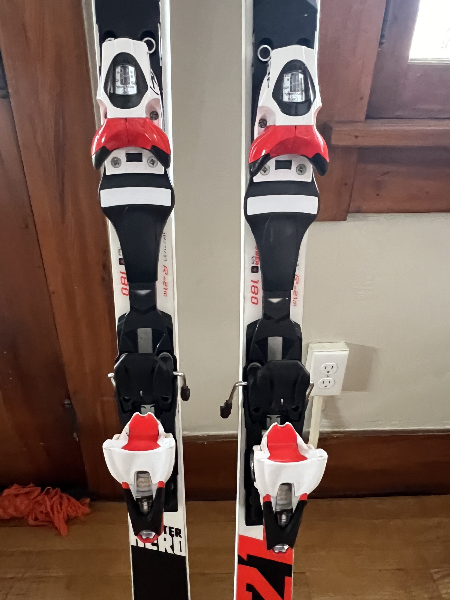 Unisex Rossignol Master Hero Racing With Bindings Max Din 12 Hero ...