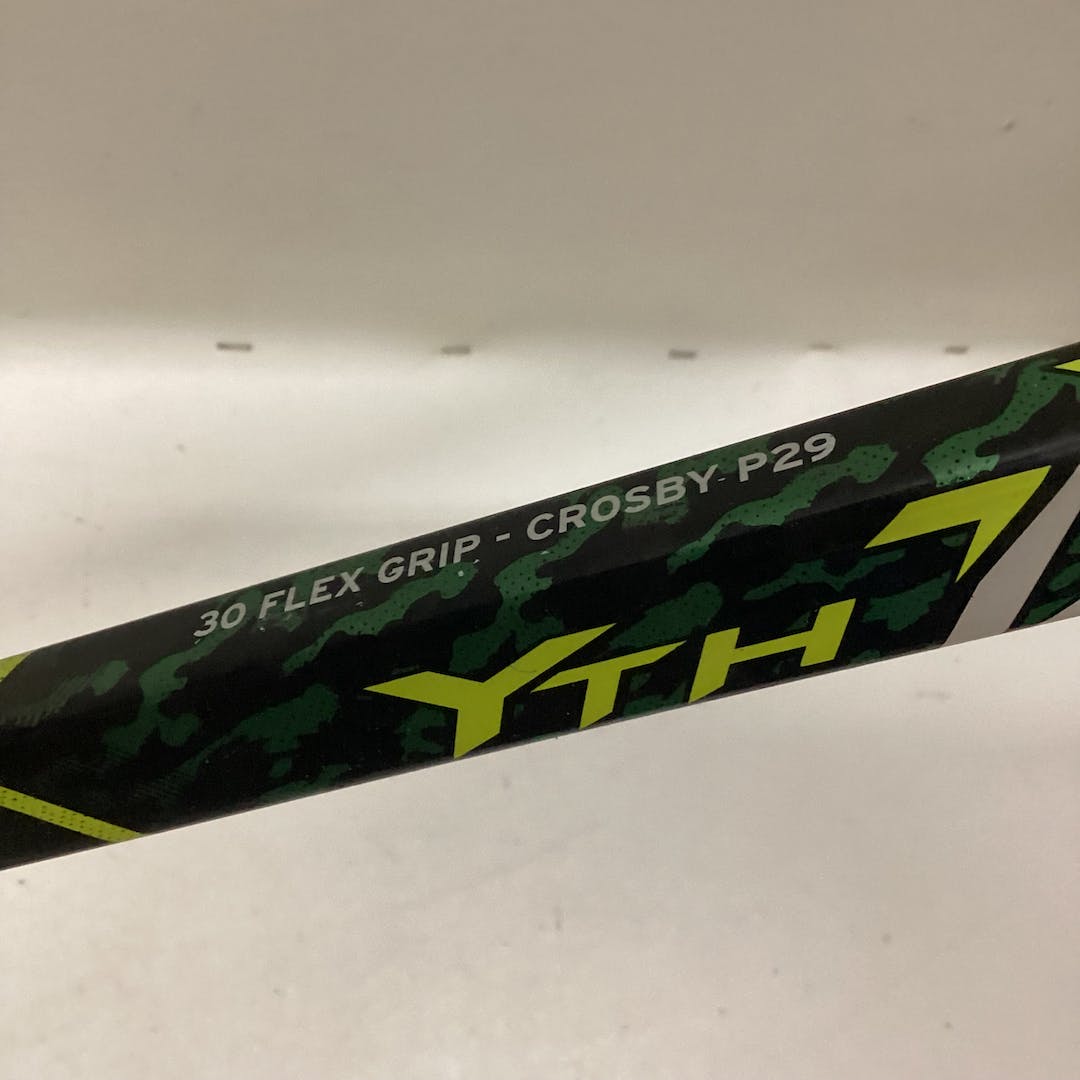 Used Ccm Yth Tacks 30 Flex Pattern P29 Youth One Piece Sticks ...