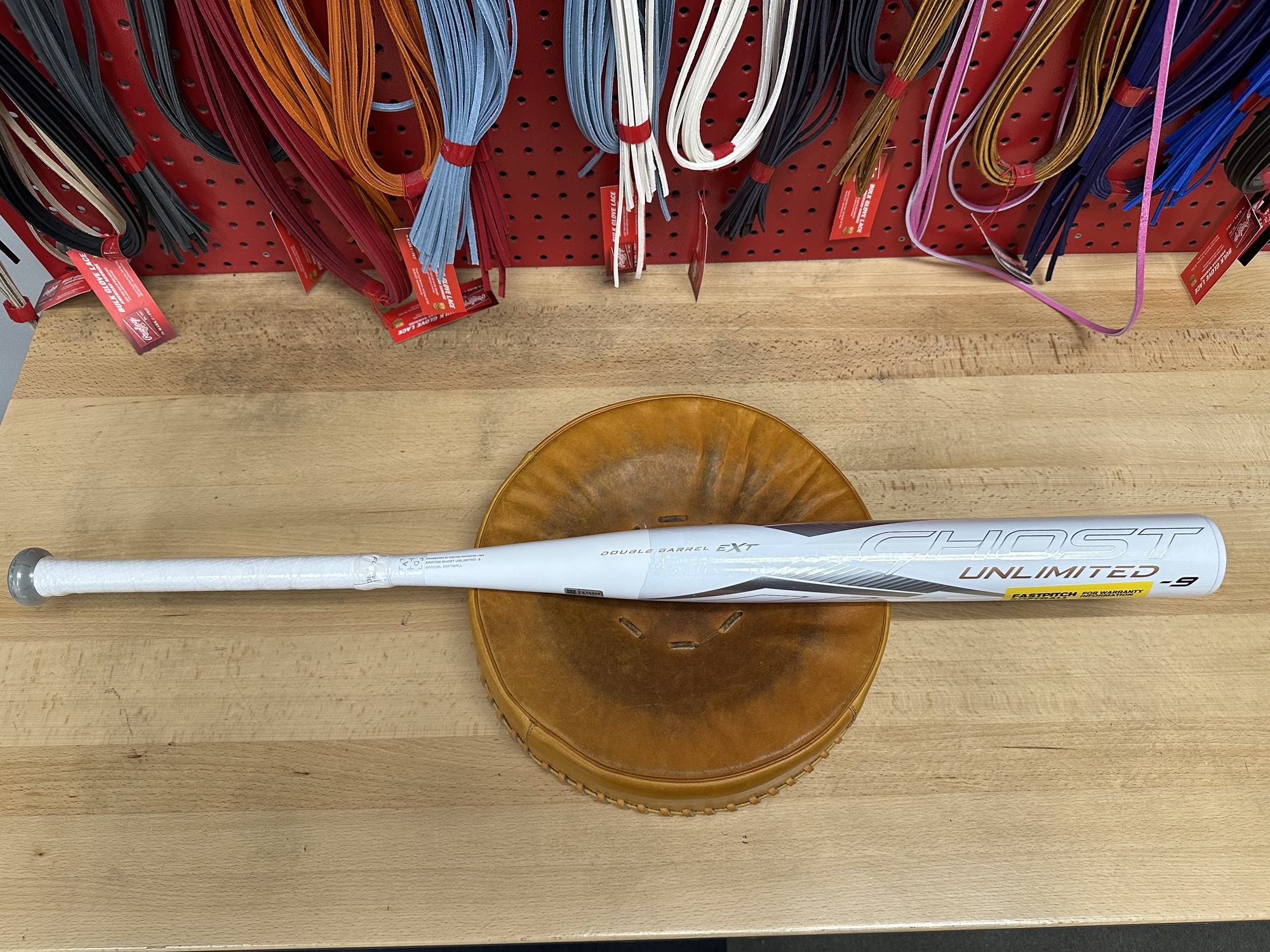 New 2023 Easton Ghost Unlimited Composite (-9) 33/24 | SidelineSwap