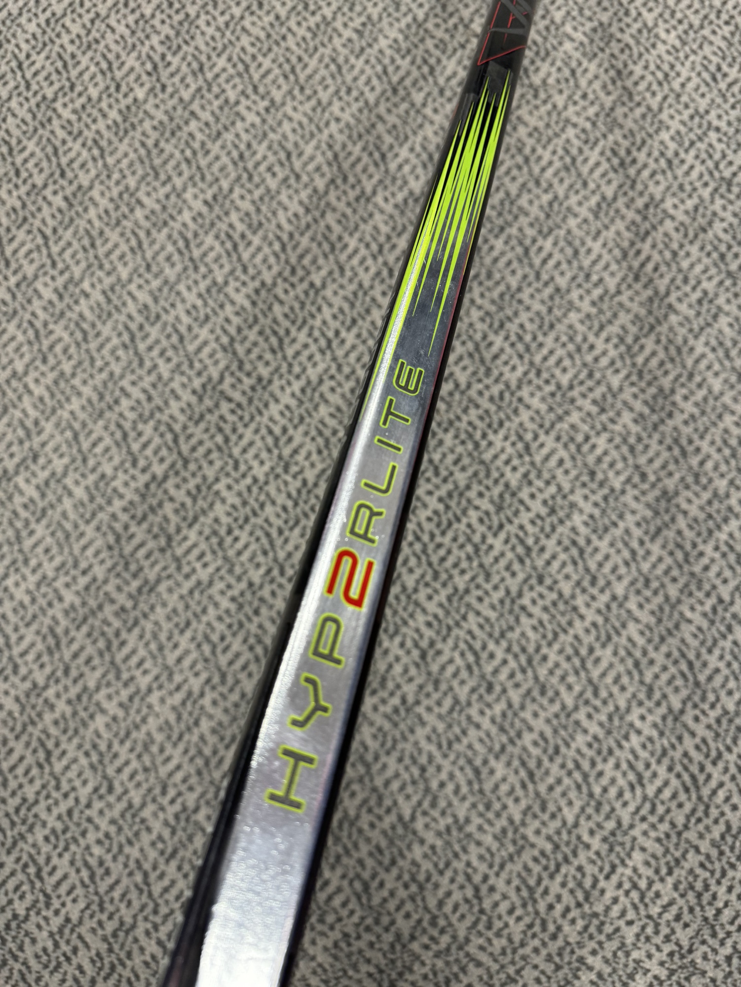 Bauer Hyperlite 2 40 flex P28 curve right hand stick | SidelineSwap