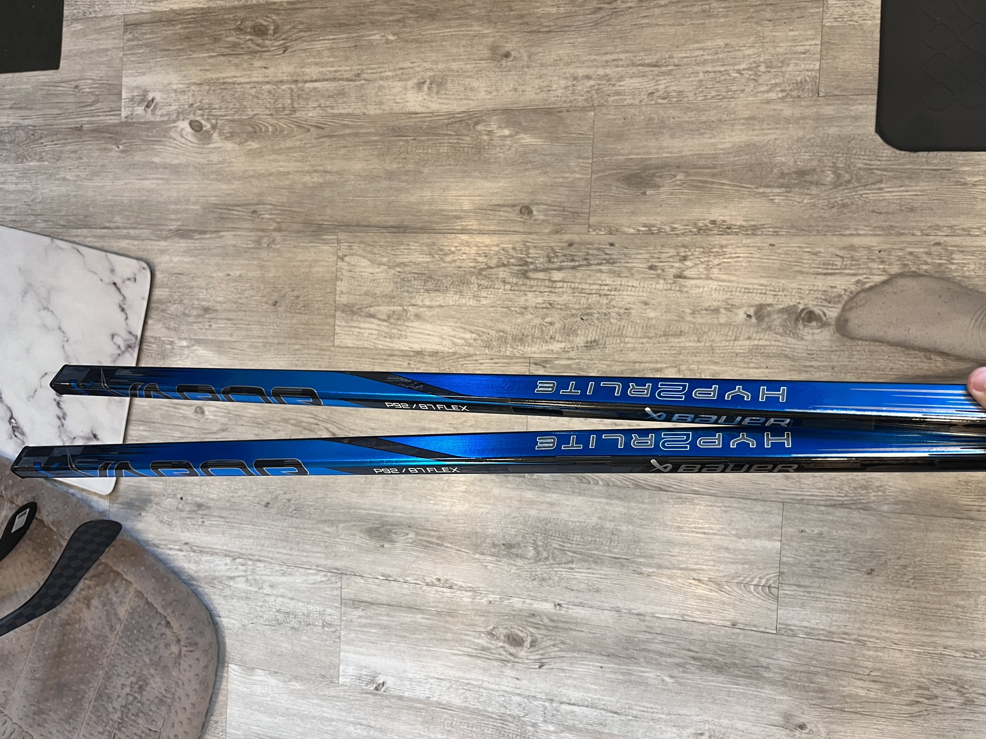 2 New Right Handed P92 blue Vapor Hyperlite 2 Hockey Stick | SidelineSwap