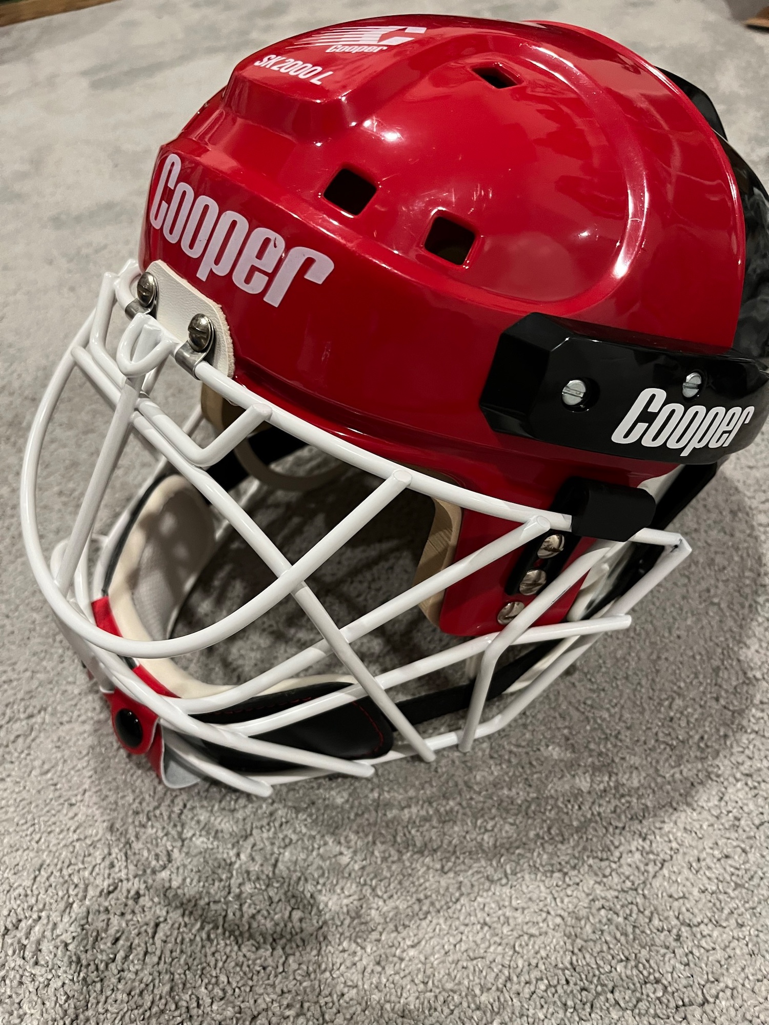 Cooper Sk2000 Goalie Helmet | SidelineSwap