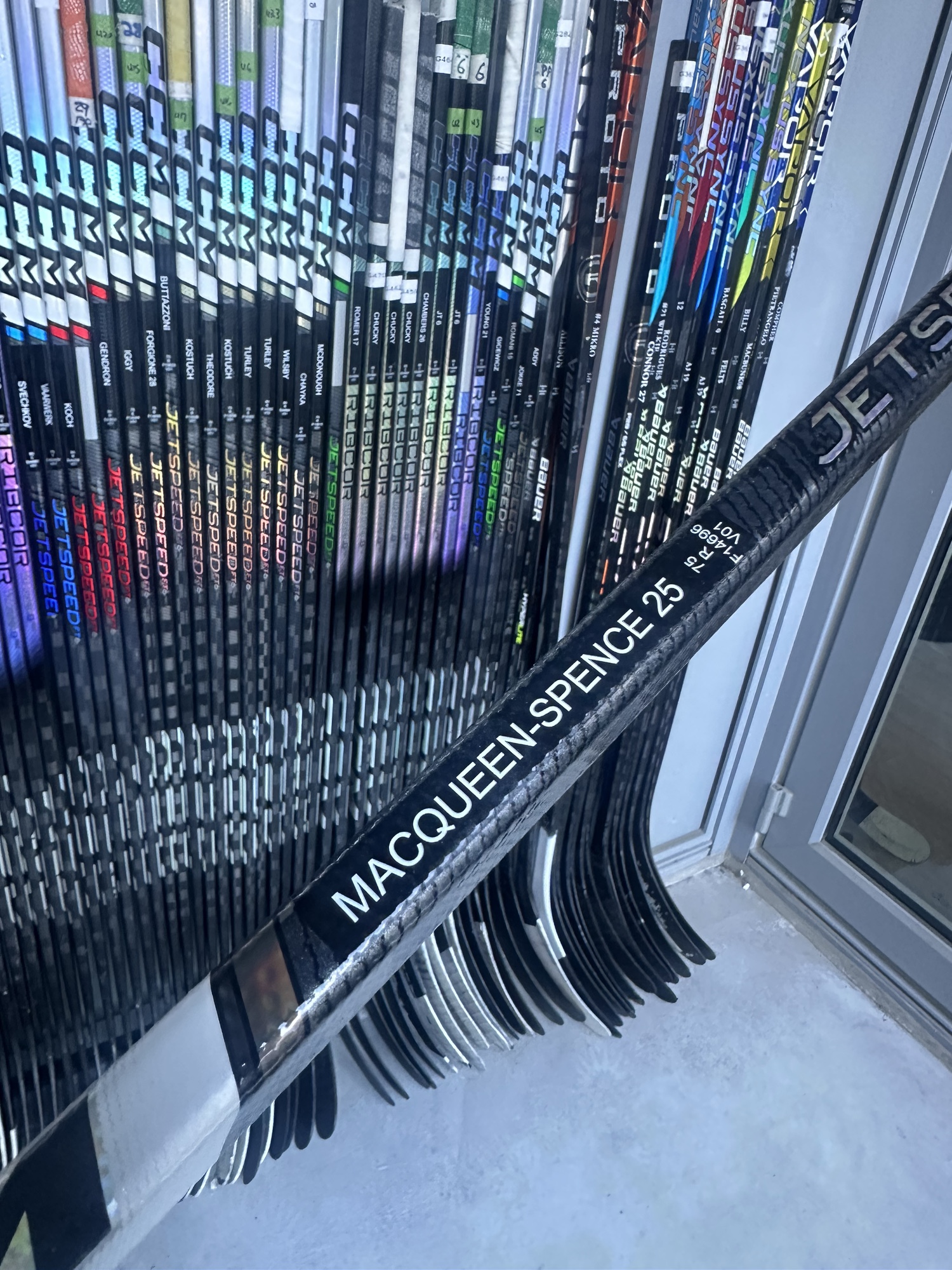 Senior Left Hand P29 Pro Stock Jetspeed FT6 Pro Hockey Stick | SidelineSwap