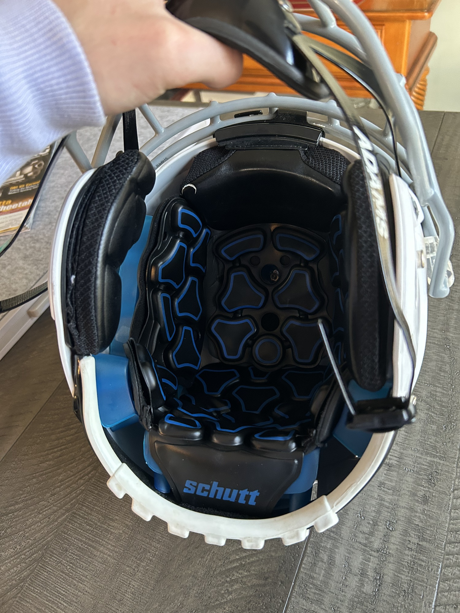 New Medium Schutt F7 Helmet | SidelineSwap