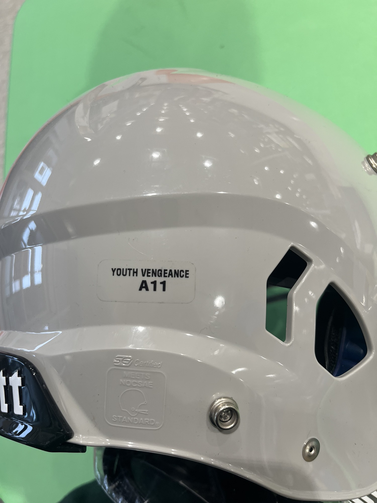 New Medium Schutt Vengeance A11 Helmet | SidelineSwap