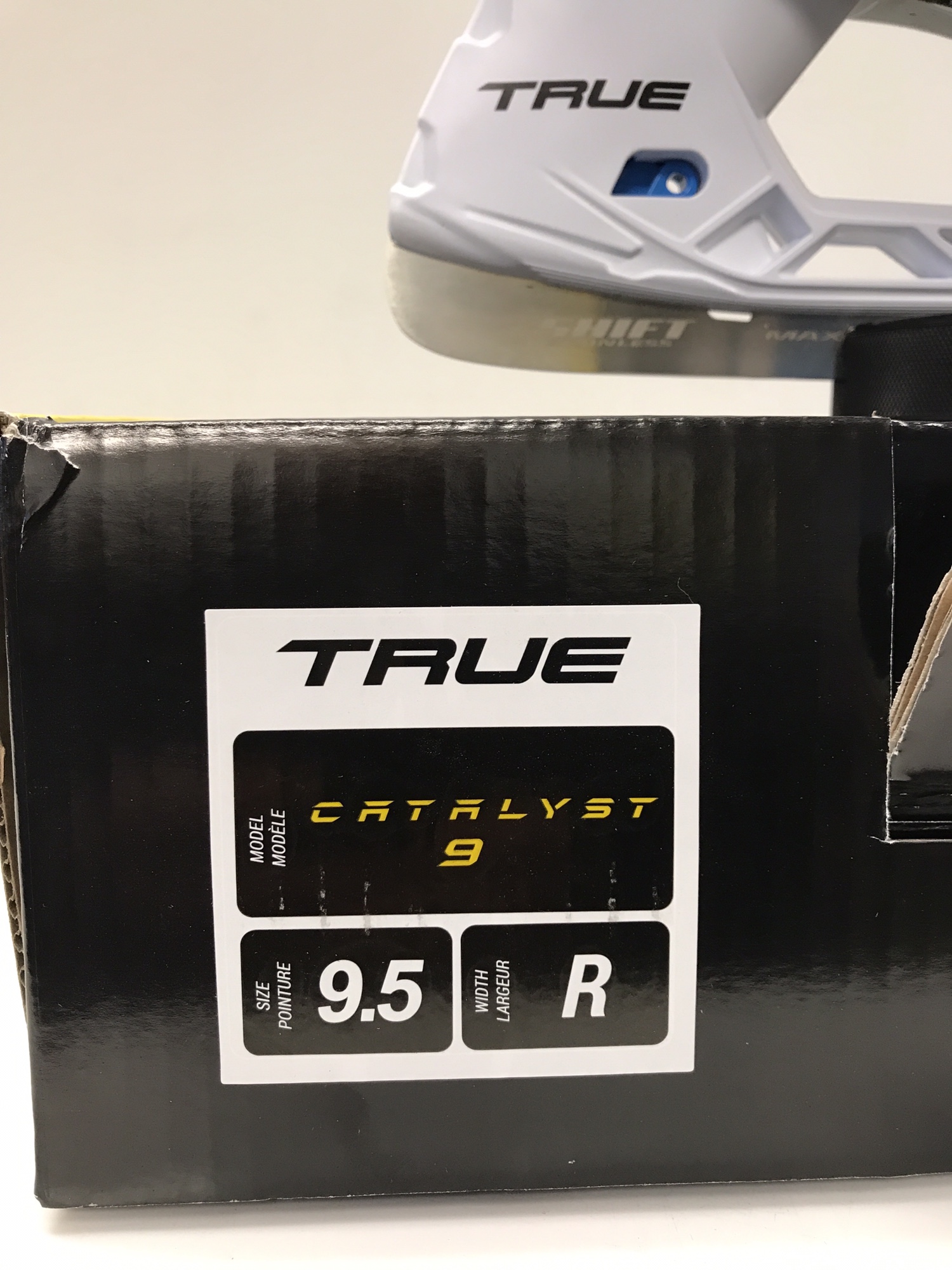New True Regular Width 9.5 Catalyst 9 Hockey Skates | SidelineSwap
