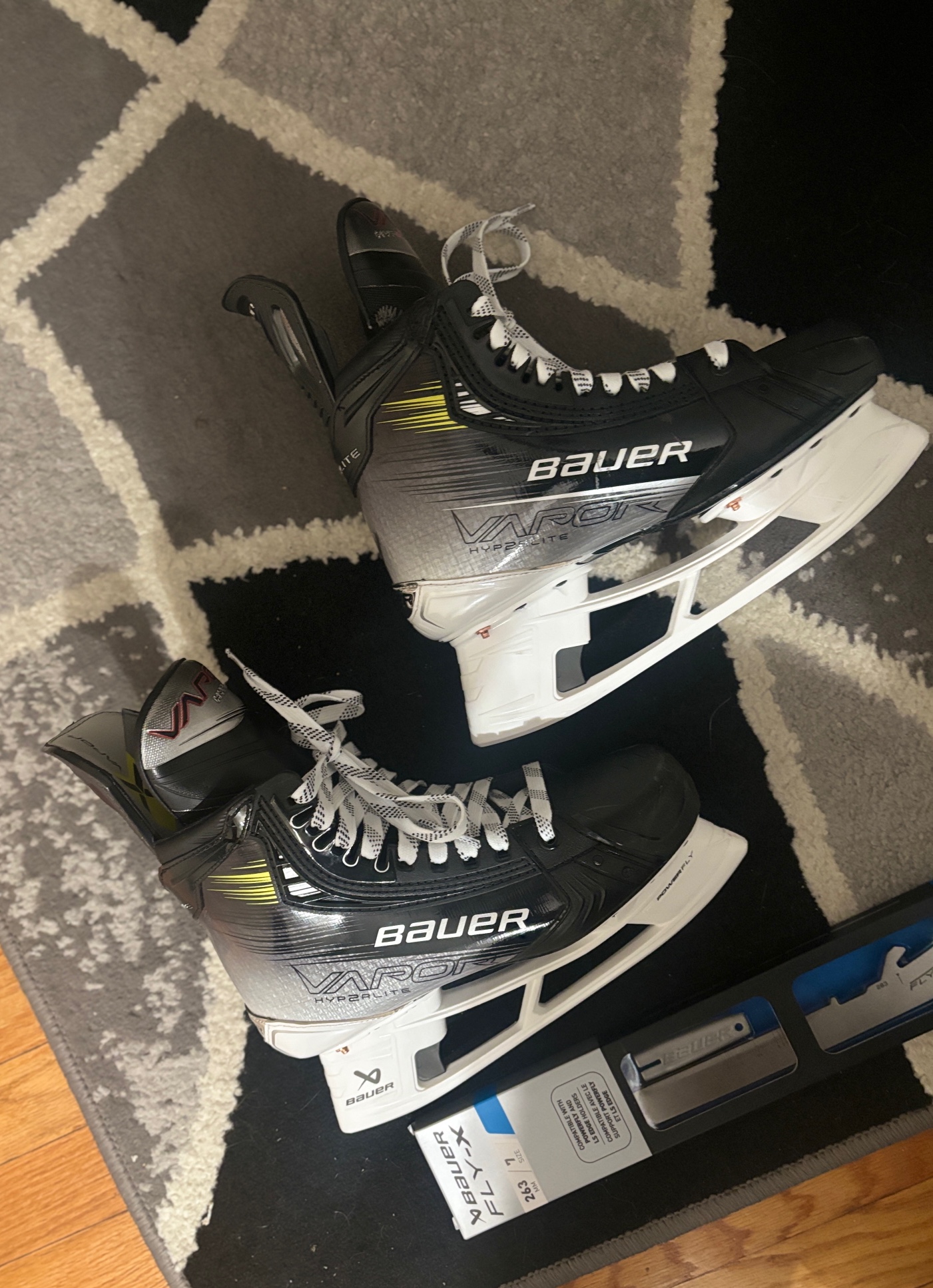 Bauer Hyp2rlite Hyperlite 2 Skates *New Steel* | SidelineSwap