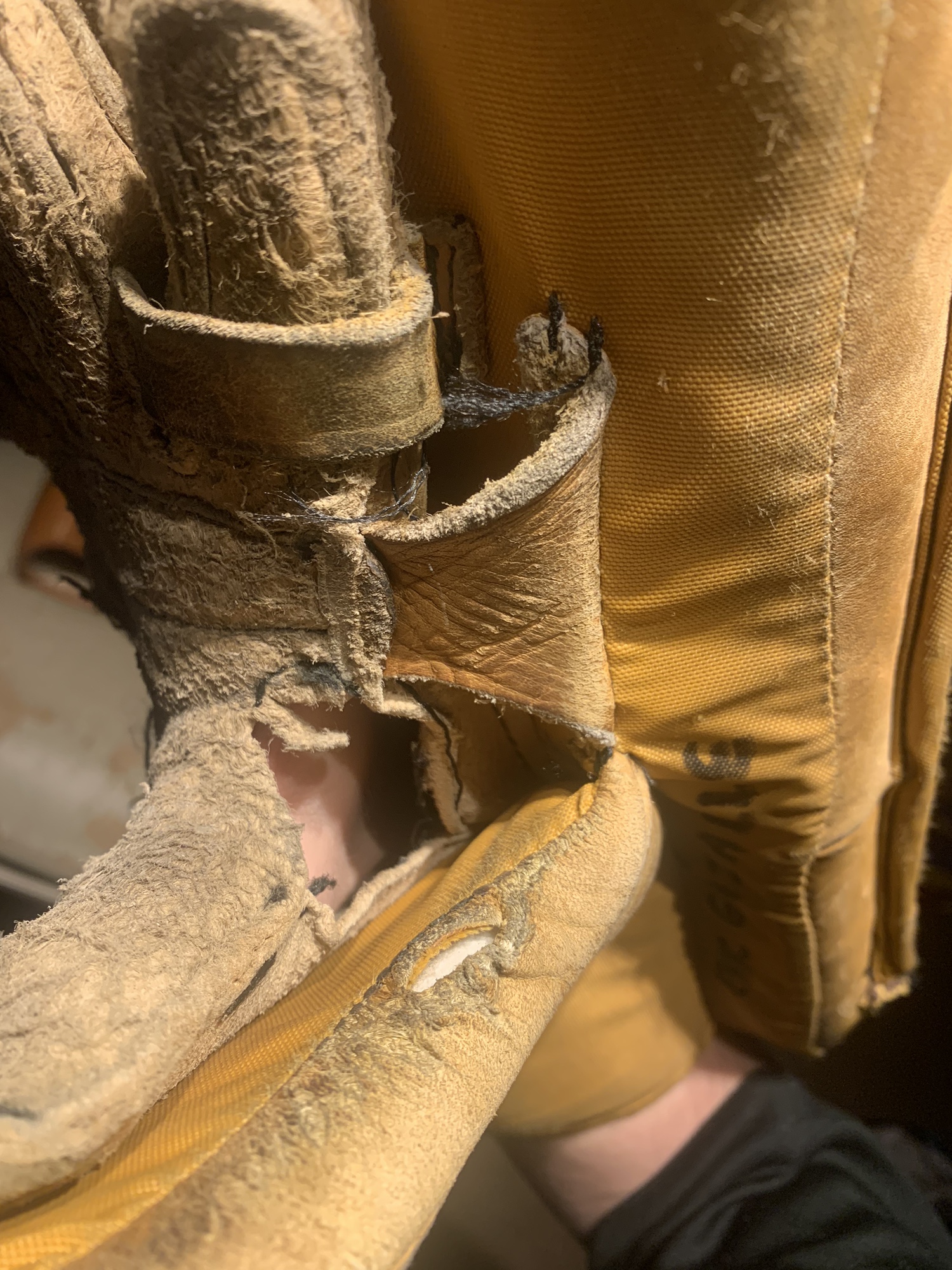 Vintage Goalie Gear, With Catcher/blocker/and Pads (33” Regular Full ...