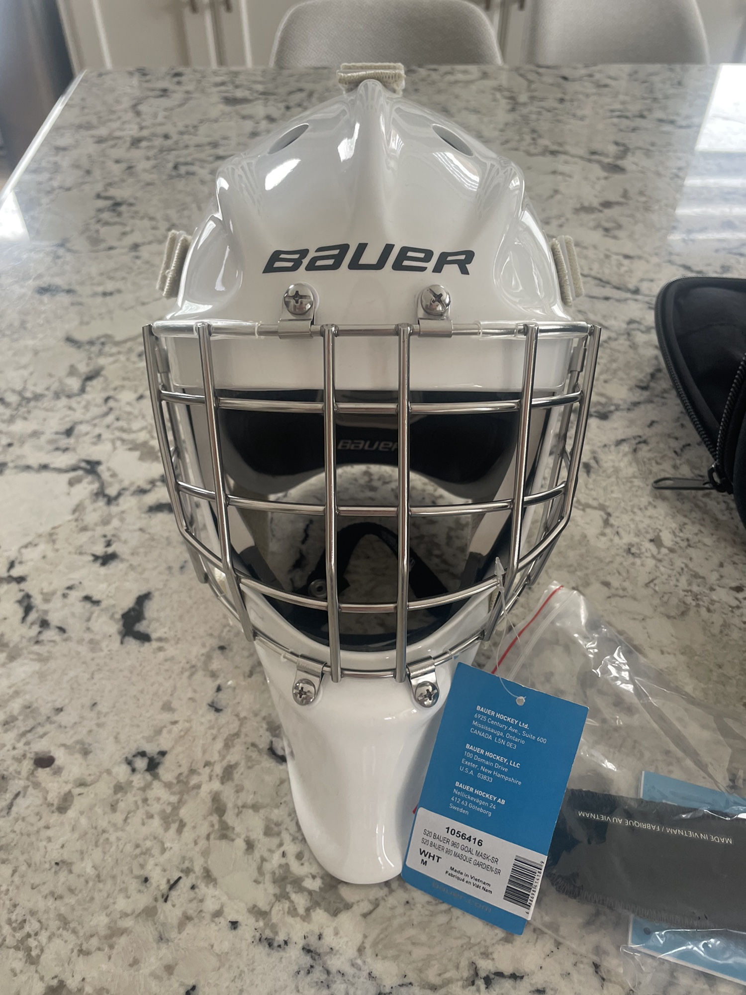 Brand New Bauer 960 Pro Goalie Mask Medium | SidelineSwap