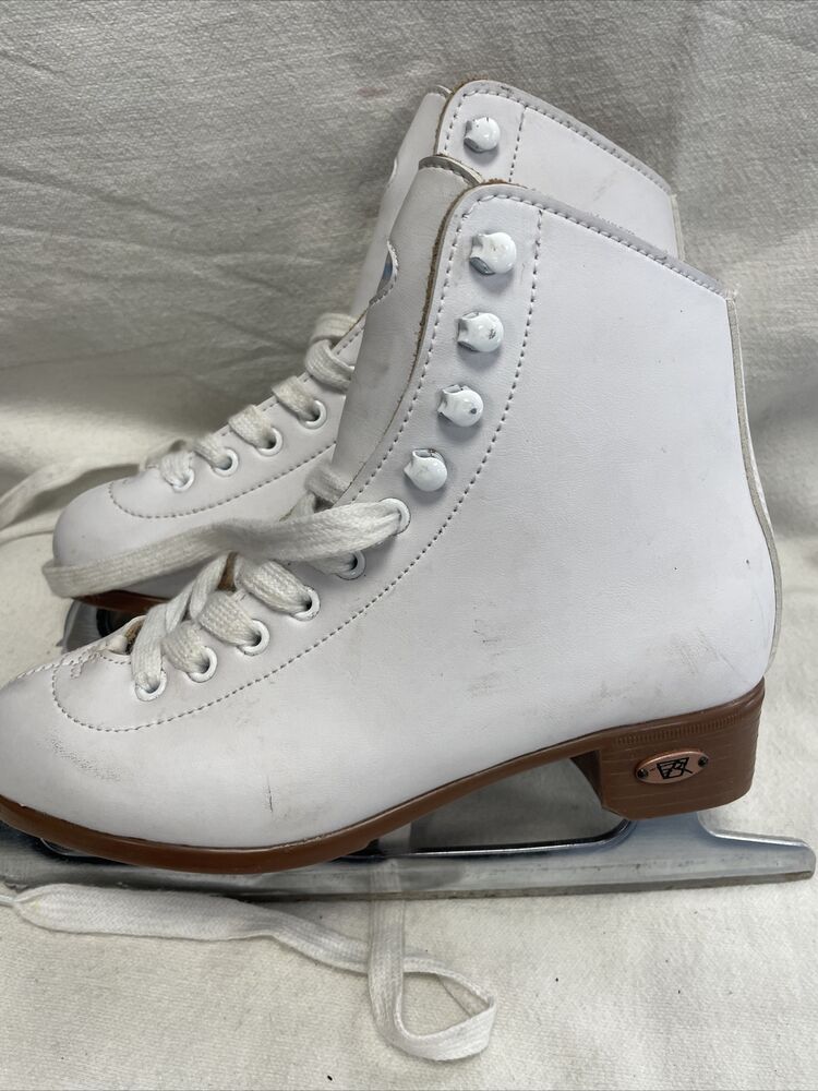 GIRLS JUNIOR SIZE 2 RIEDELL FIGURE ICE SKATES | SidelineSwap