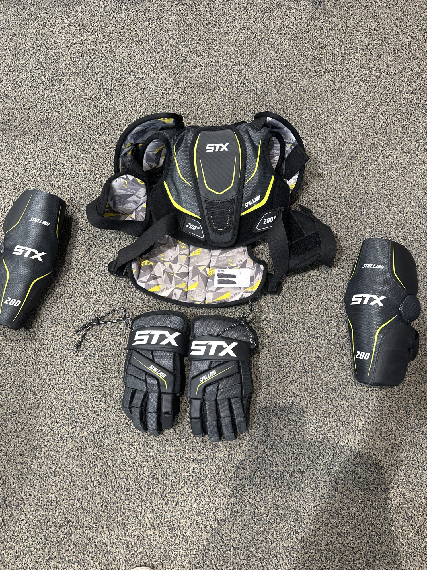 Used STX Stallion 200+ Lacrosse Youth Starter Set | SidelineSwap